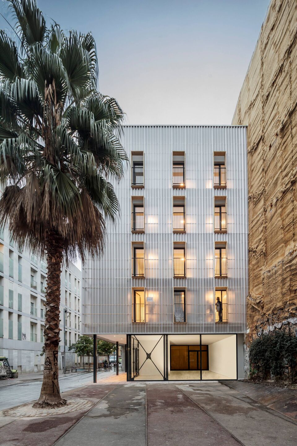 APROP Ciutat Vella | Straddle 3 | Archello