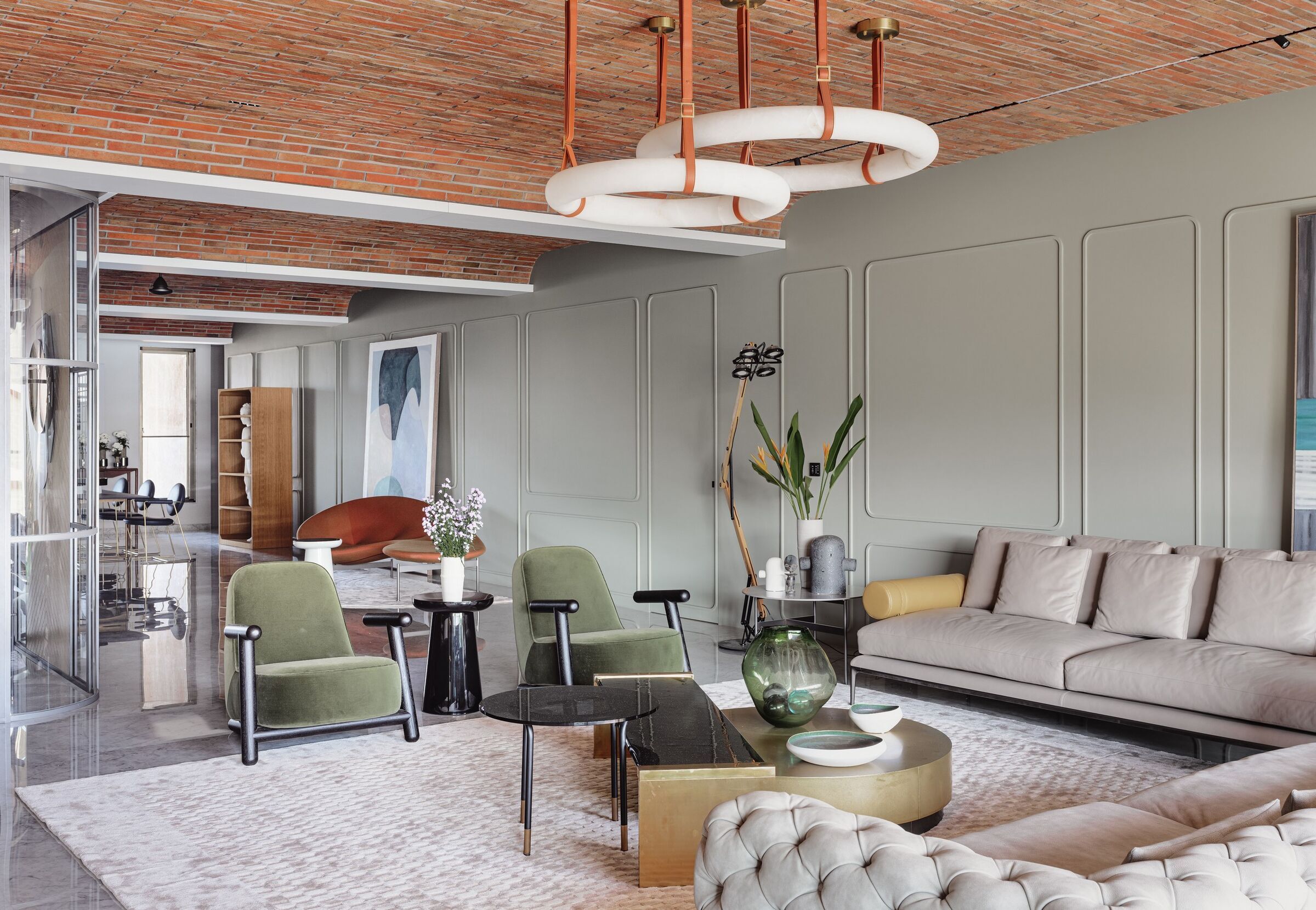 Polyphonic Apartment meshes modern with vintage in a home concept that ...