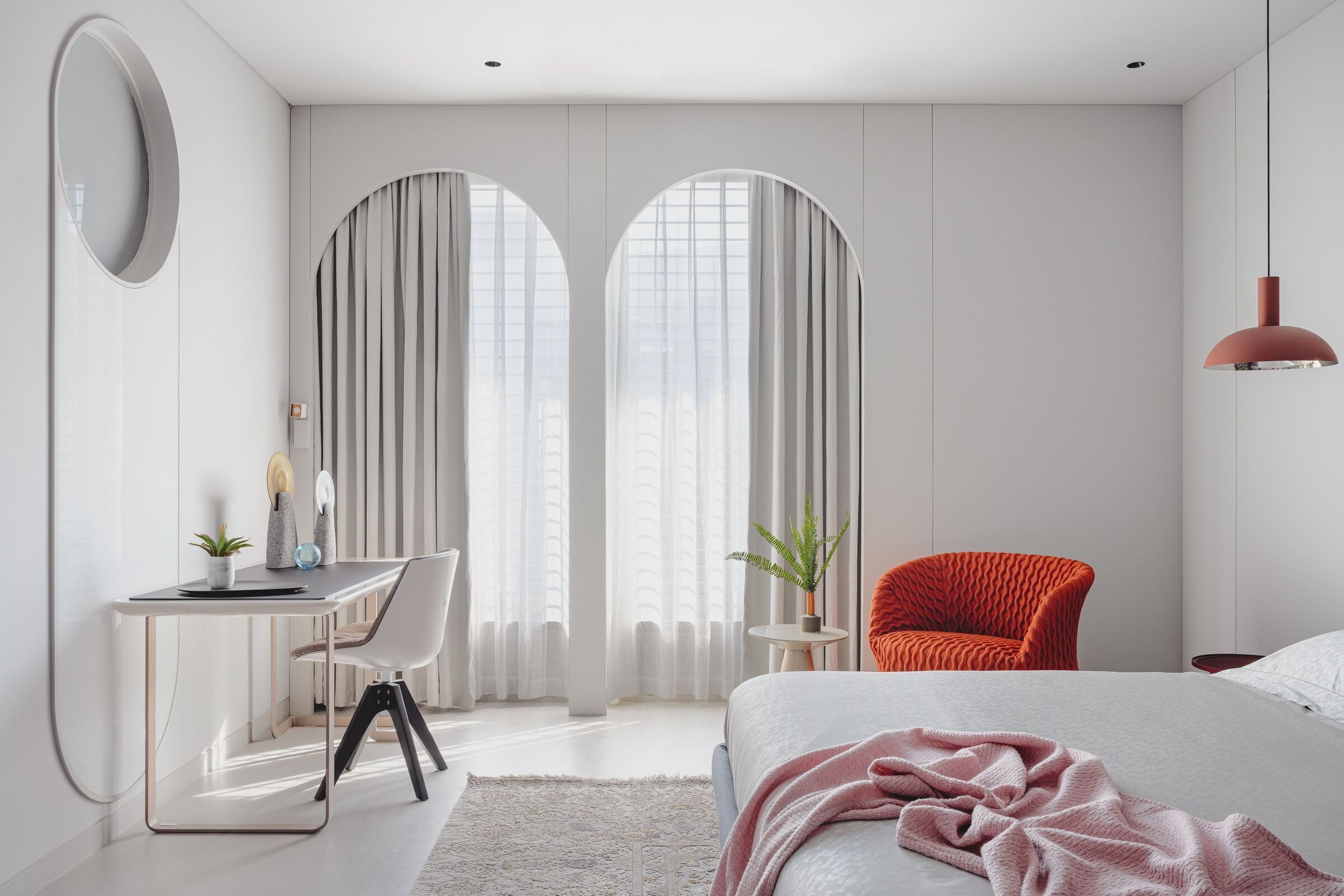 Polyphonic Apartment meshes modern with vintage in a home concept that ...