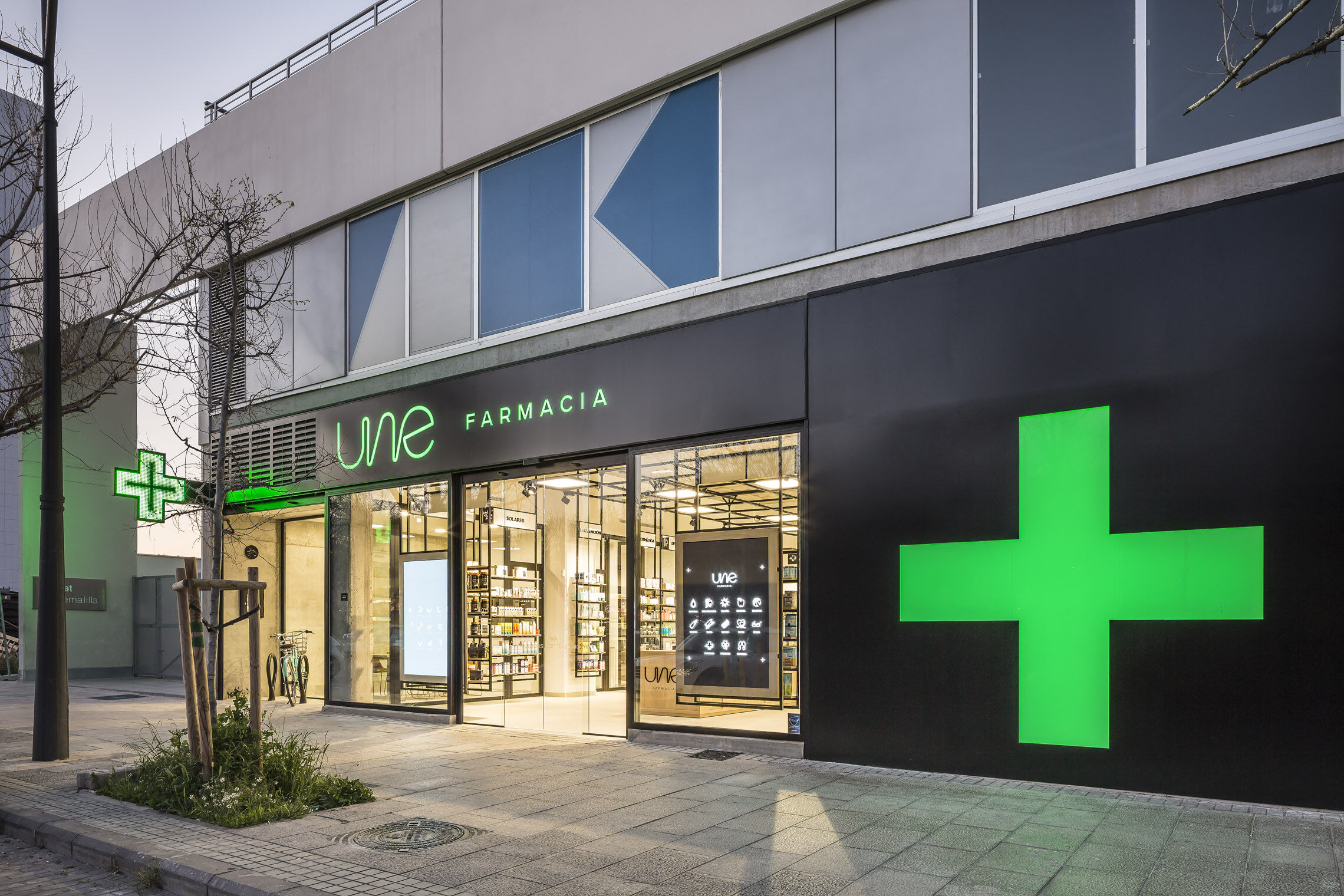 Exterior Pharmacy Design