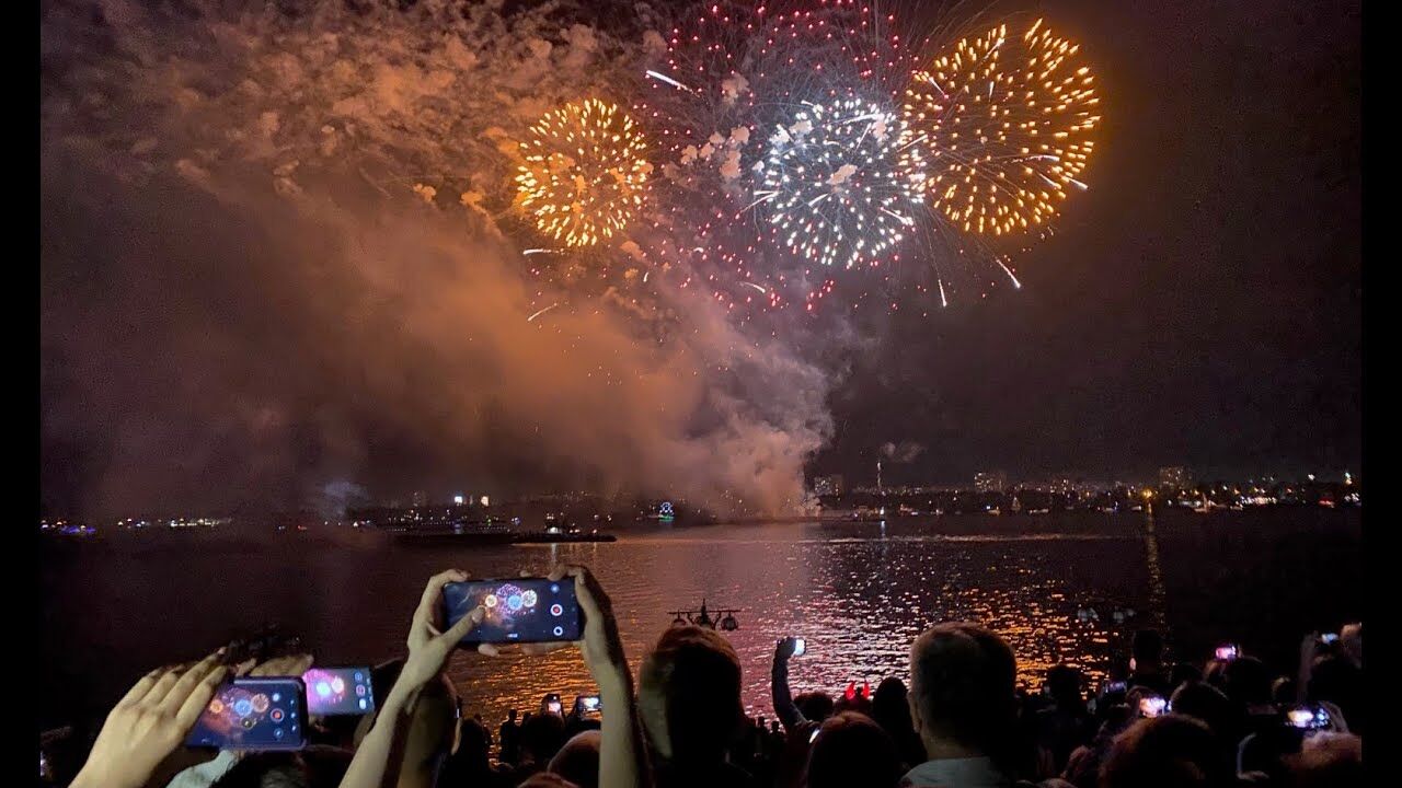 Light Art Installation Dnipro Light Flowers | Expolight | Archello