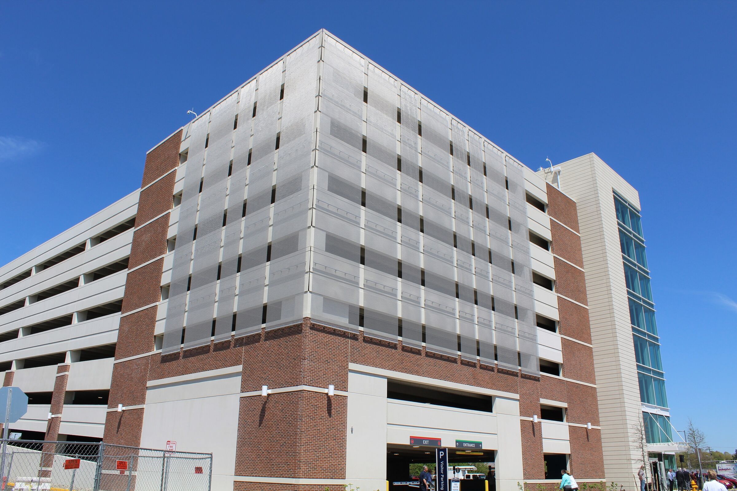 Eclipse tension hardware by Cambridge Architectural | Archello