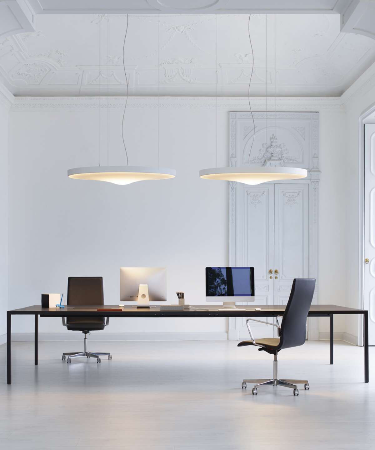 Luceplan による PÉTALE | Archello