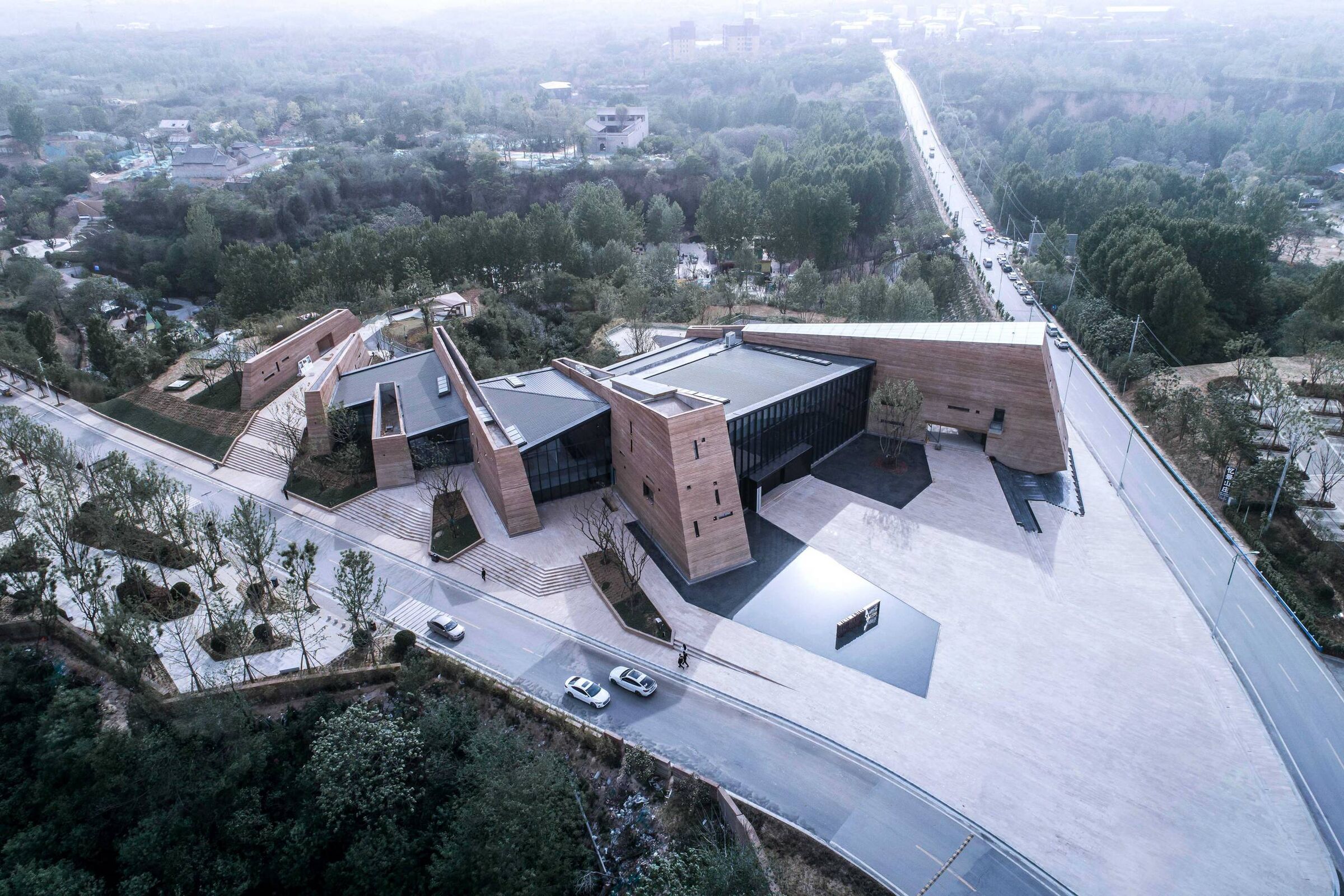 Gallery of Zhengzhou Jianye Football Town Tourist Center | SHUISHI ...