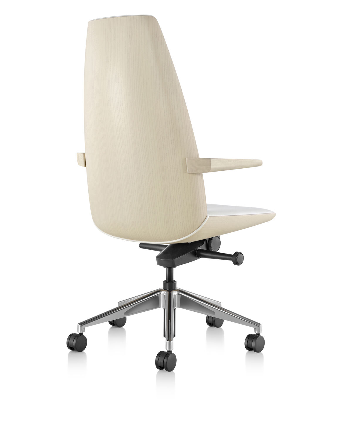 Clamshell Chair by Geiger International, Inc. | Archello