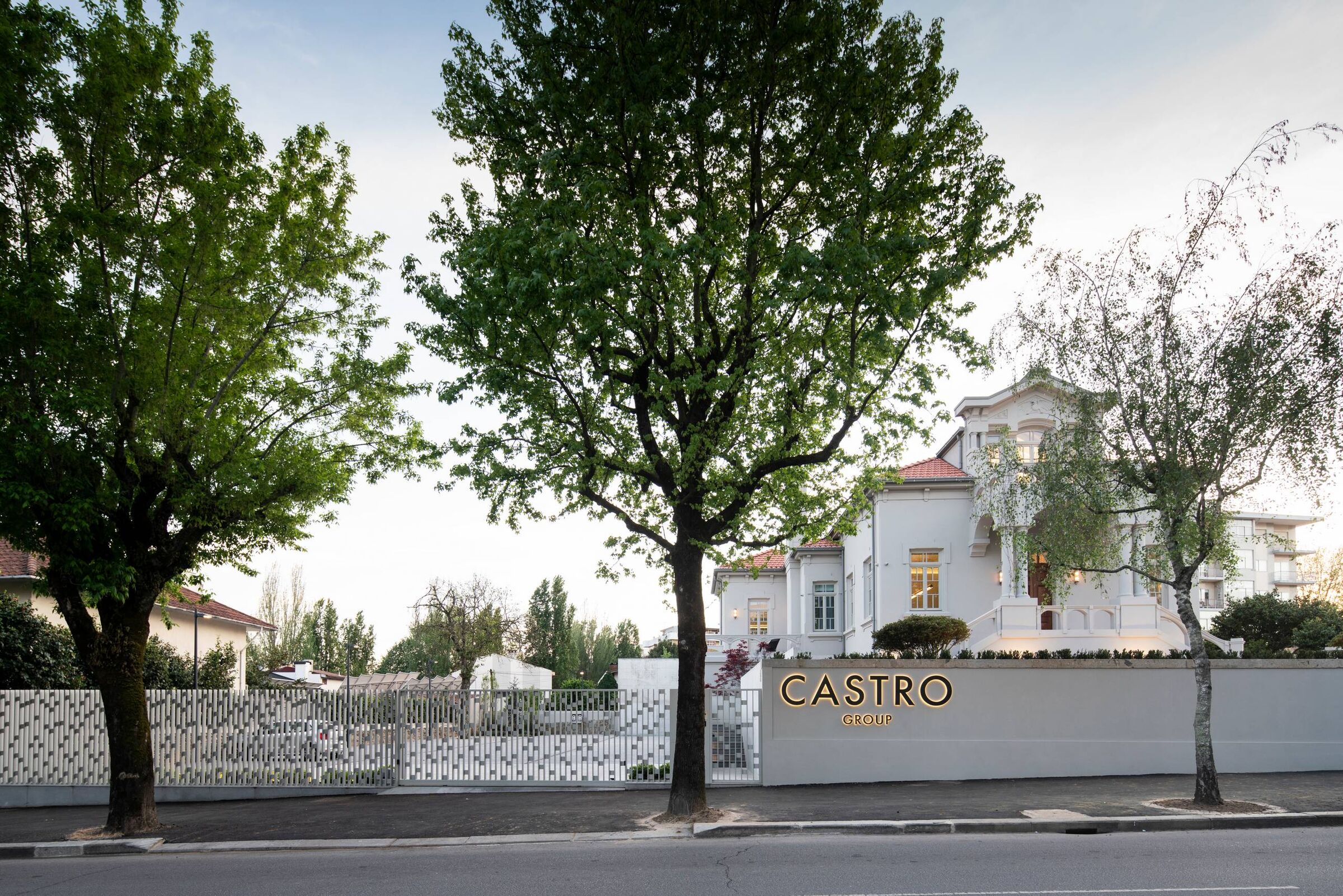 Castro Group Headquarters | AZO. Sequeira Arquitectos Associados Lda ...