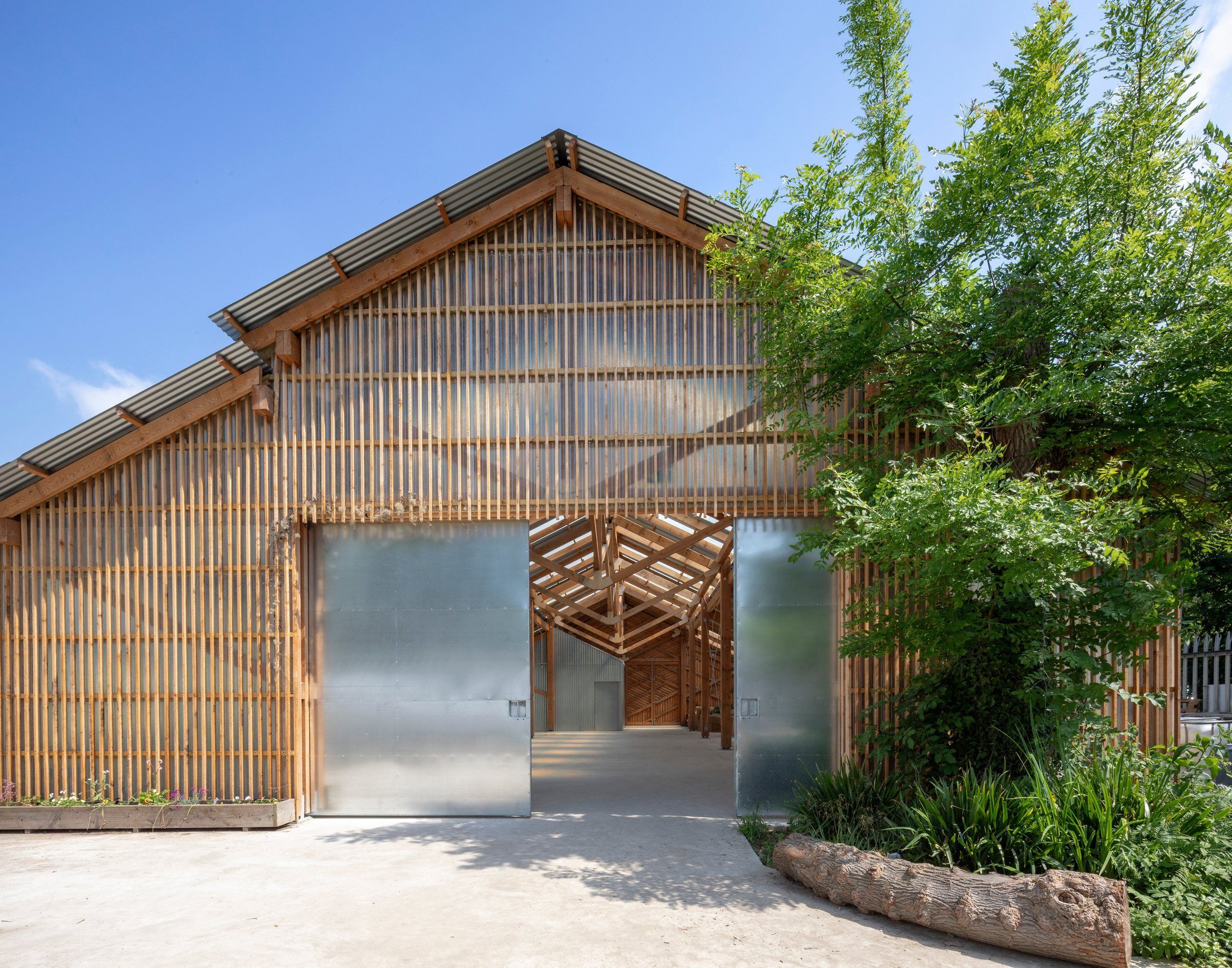 Spacious new barn at Waterloo City Farm highlights the qualities of ...