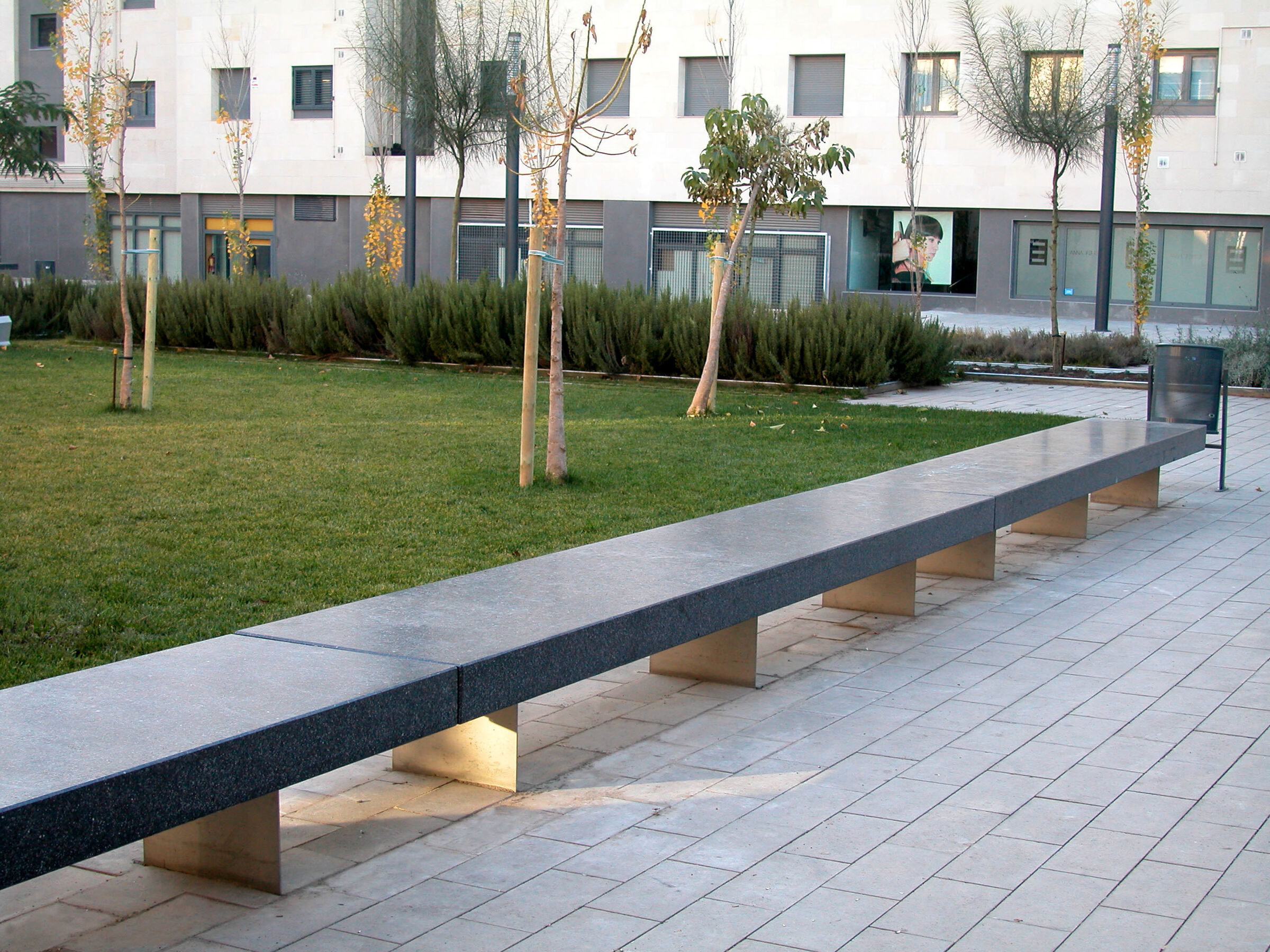 Levit by Landscape Forms | Archello