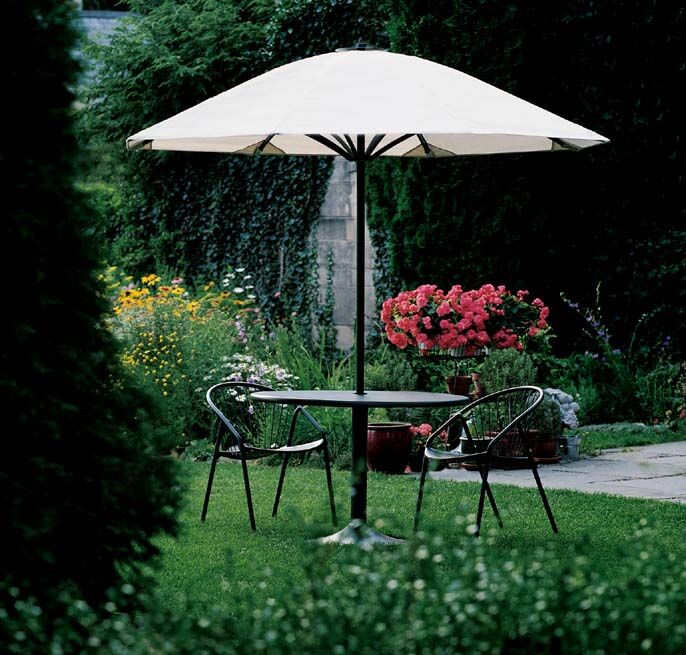 Equinox Umbrella van Landscape Forms | Archello