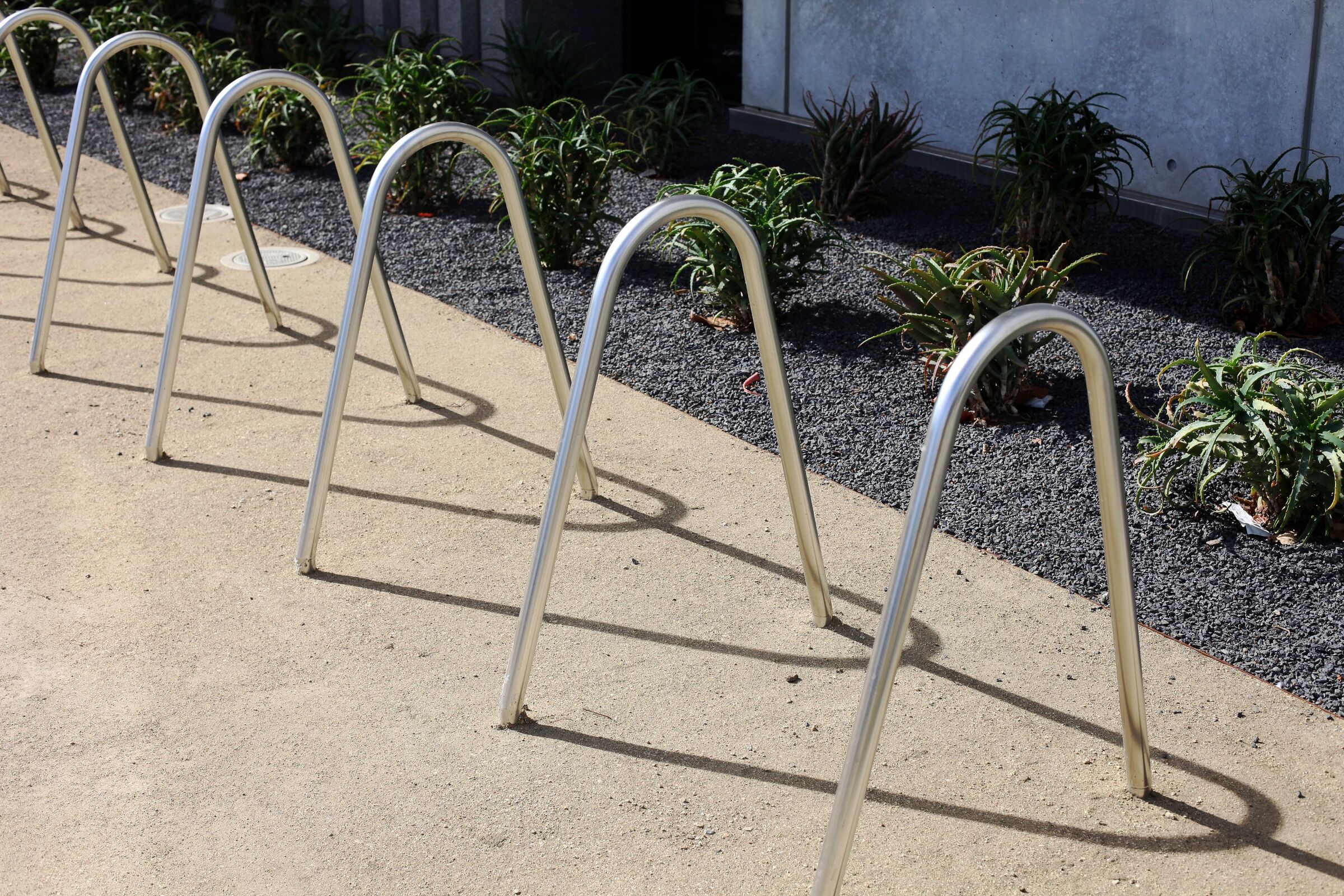 Bola Bike Rack por Landscape Forms | Archello