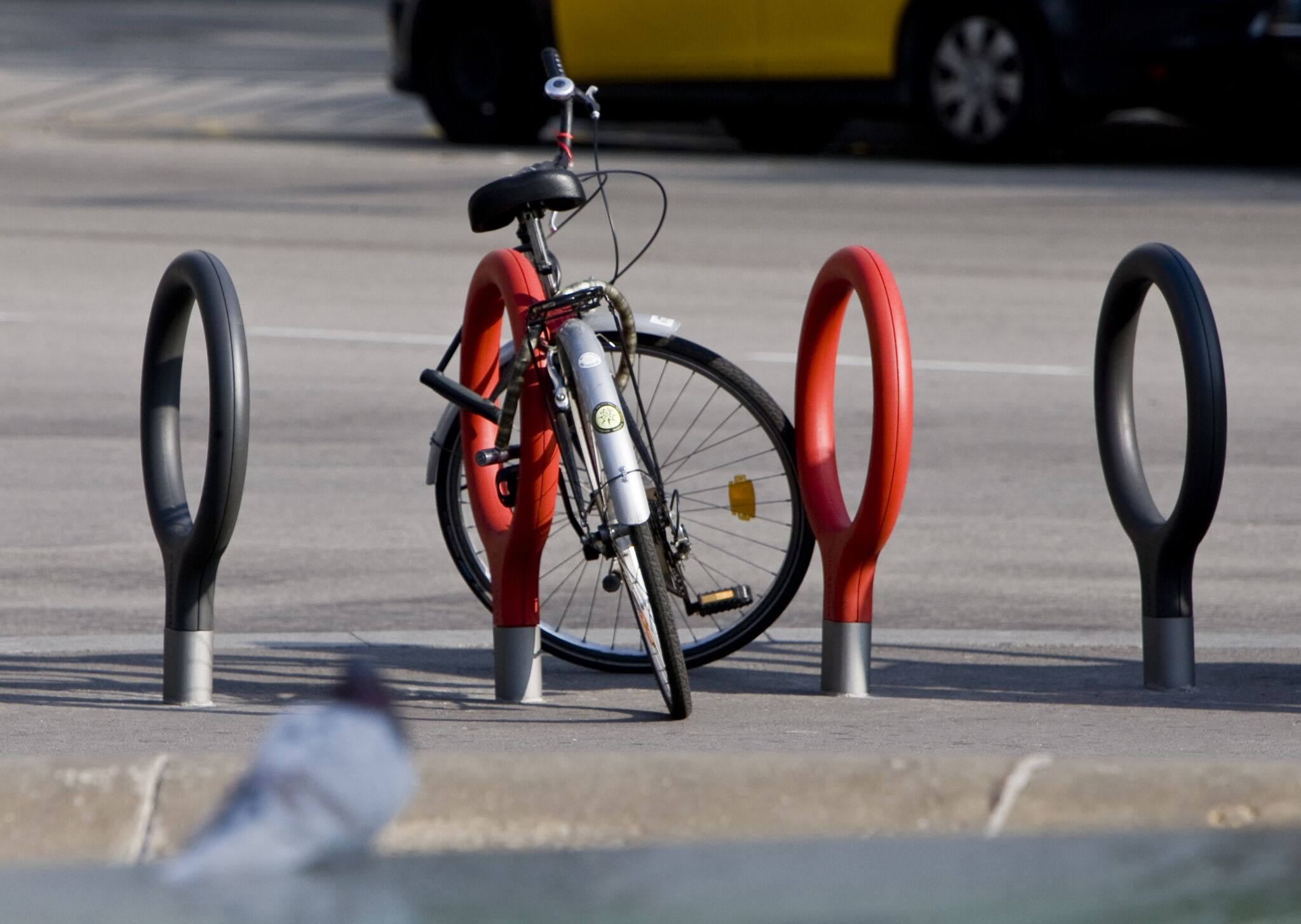 Key Bike Rack by Landscape Forms | Archello