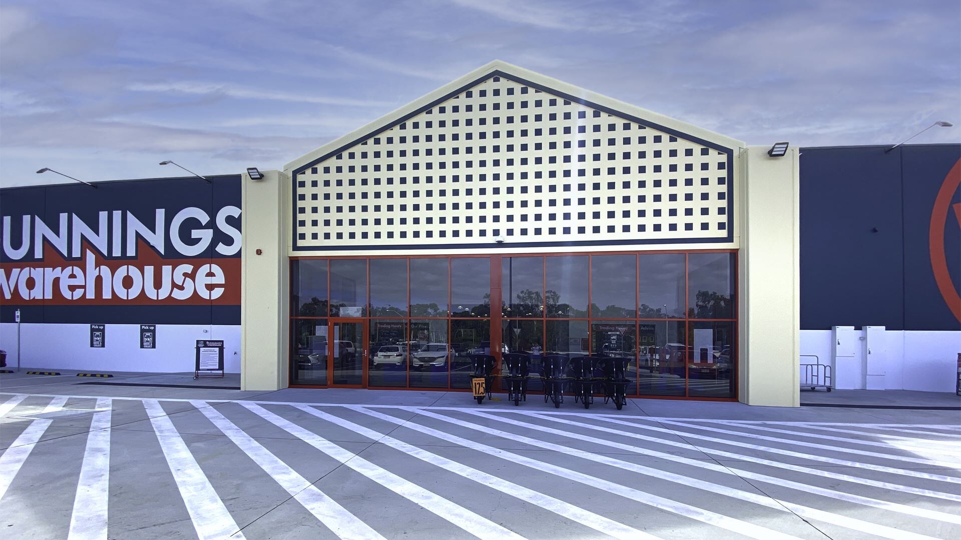 StormShield - Certified Cyclone Rated Glass par {marque} | Archello