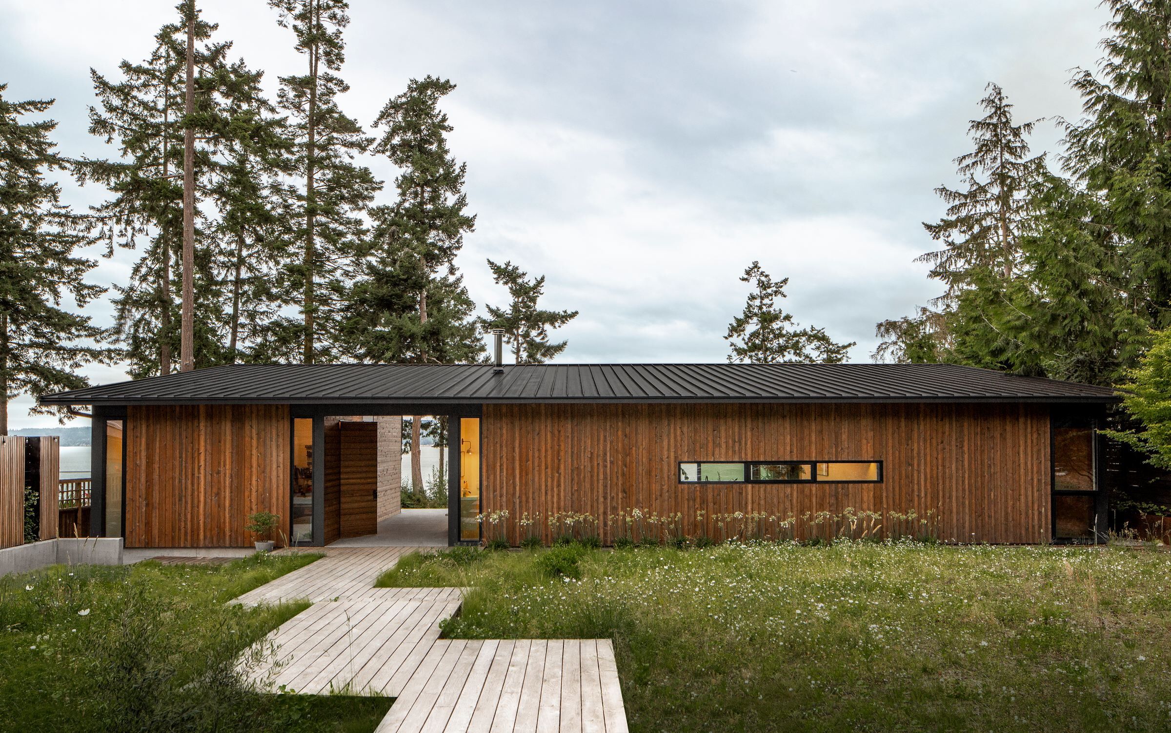 Whidbey Dogtrot | Shed Architecture & Design | Archello