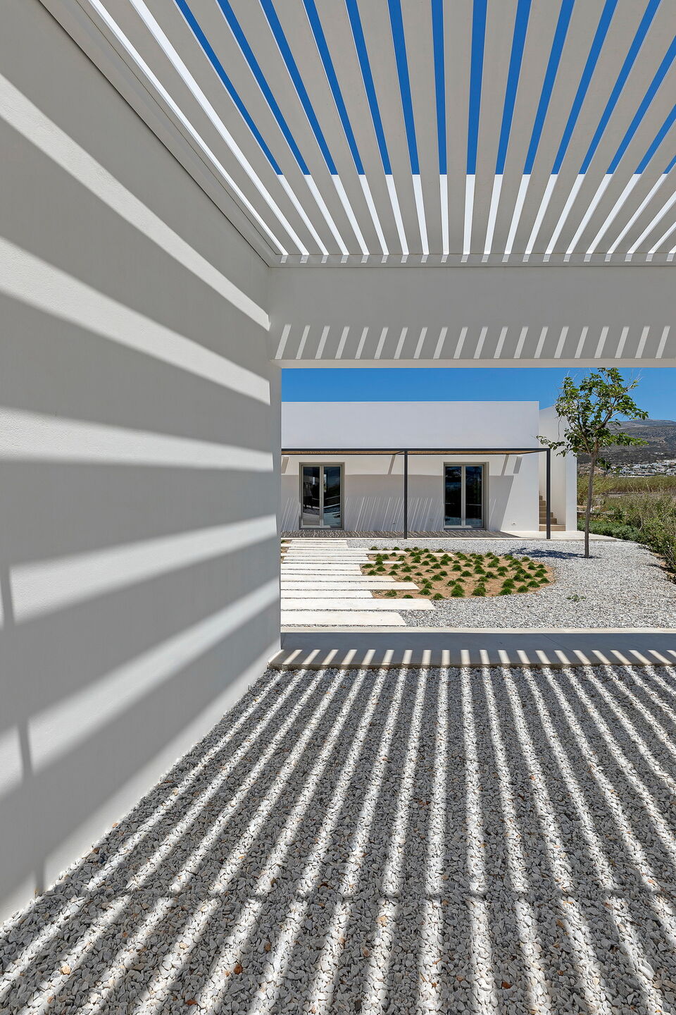 Gallery of Kite House in Greece | React Architects | Media - 10