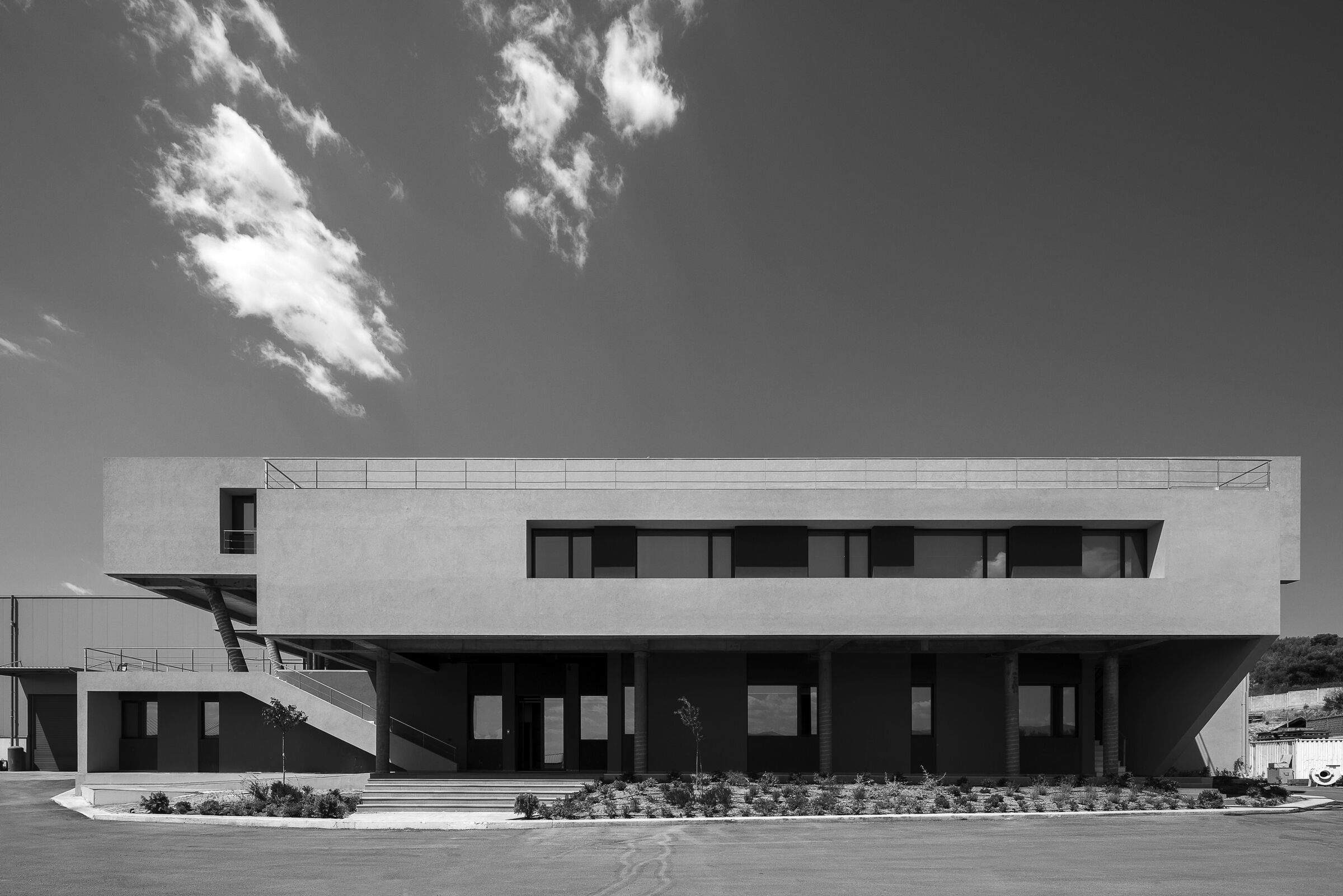 Industrial Office Building in Attica, Greece | Tsolakis Architects ...