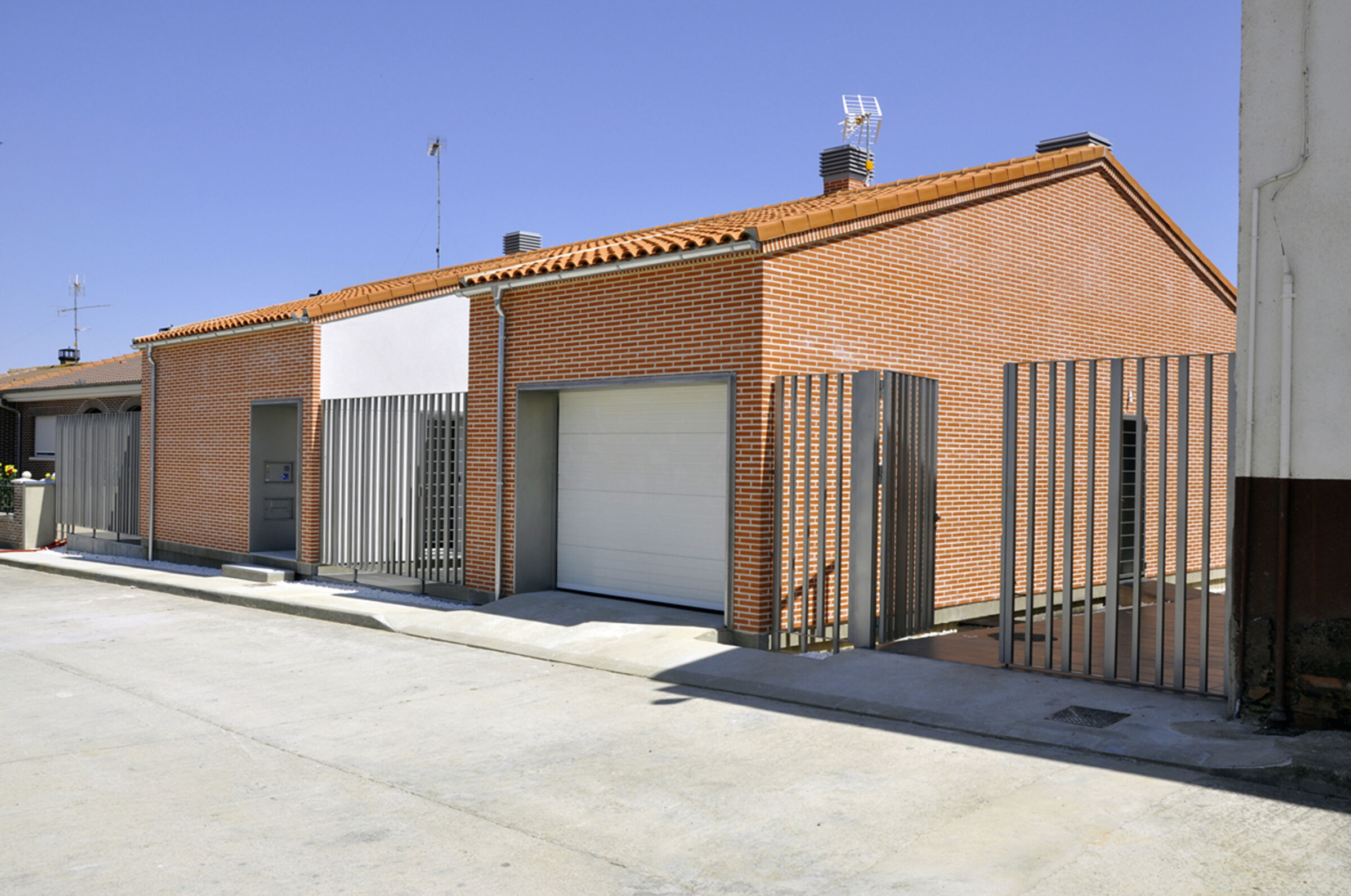 APPLE HOUSE | ApuntoArquitectura | Archello