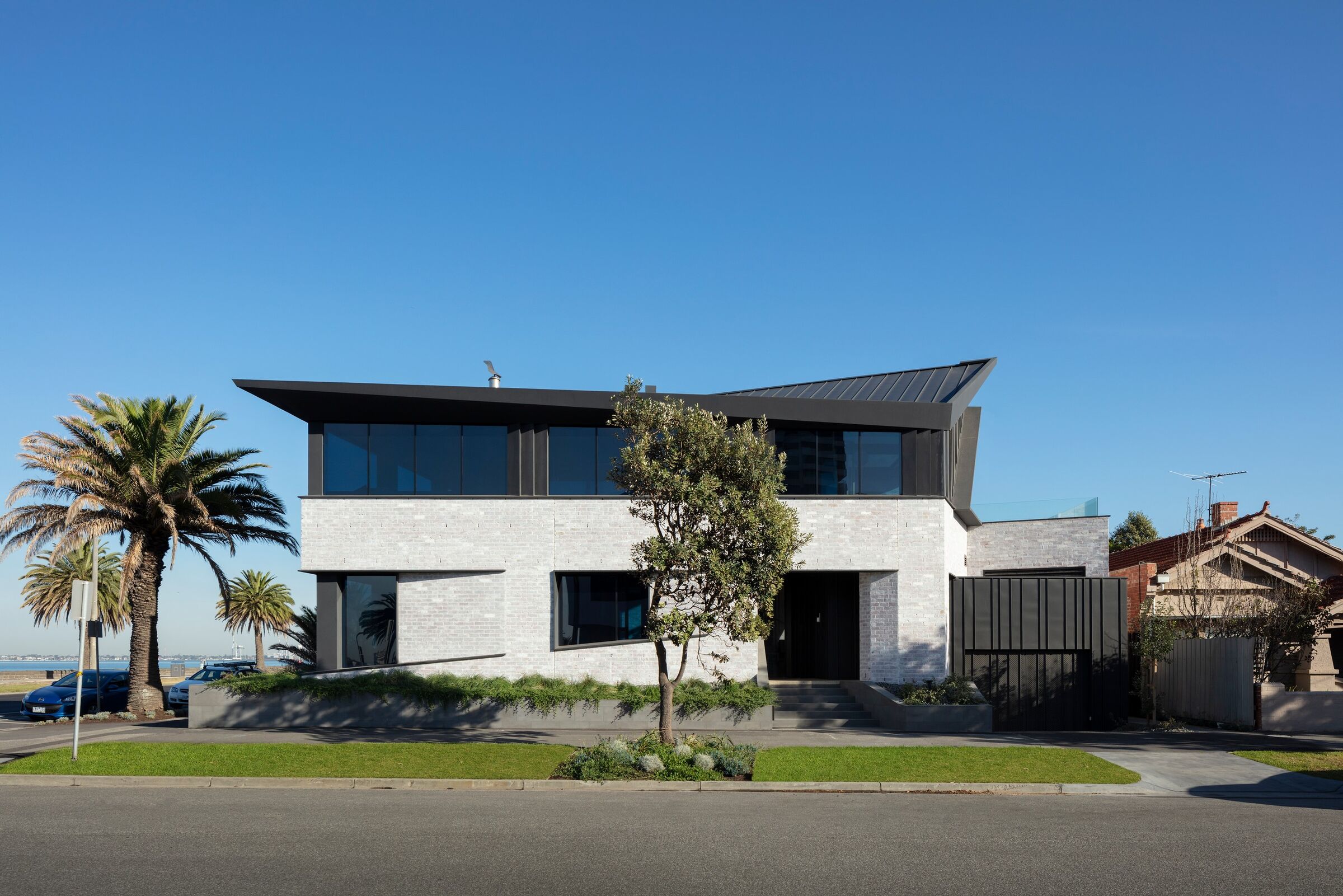 A Sustainable House with a ‘Bio-Mechanical Core’ | DesignInc | Archello