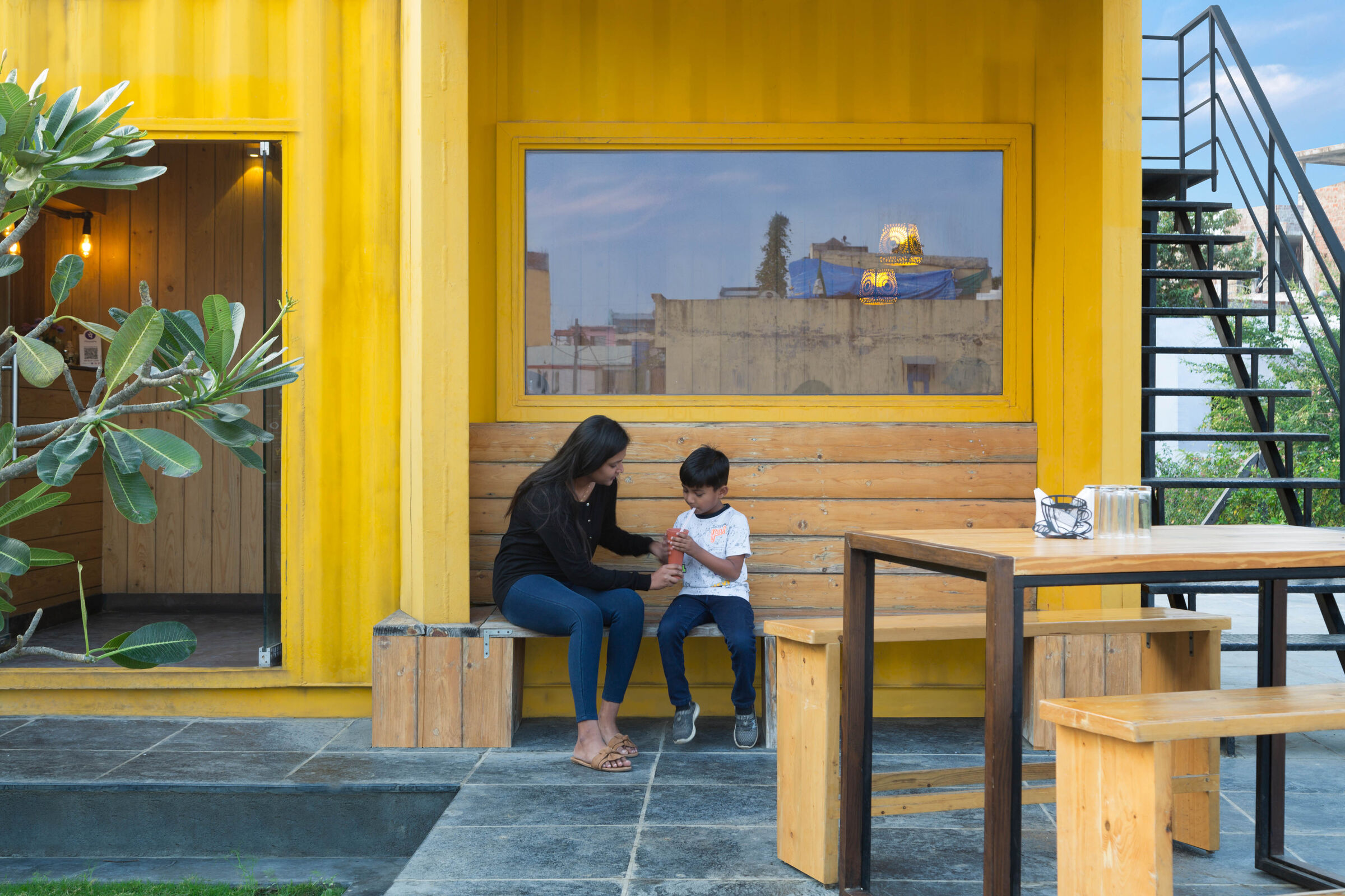 Gallery of Cafe Chino | RAY Design Studio | Media - 8