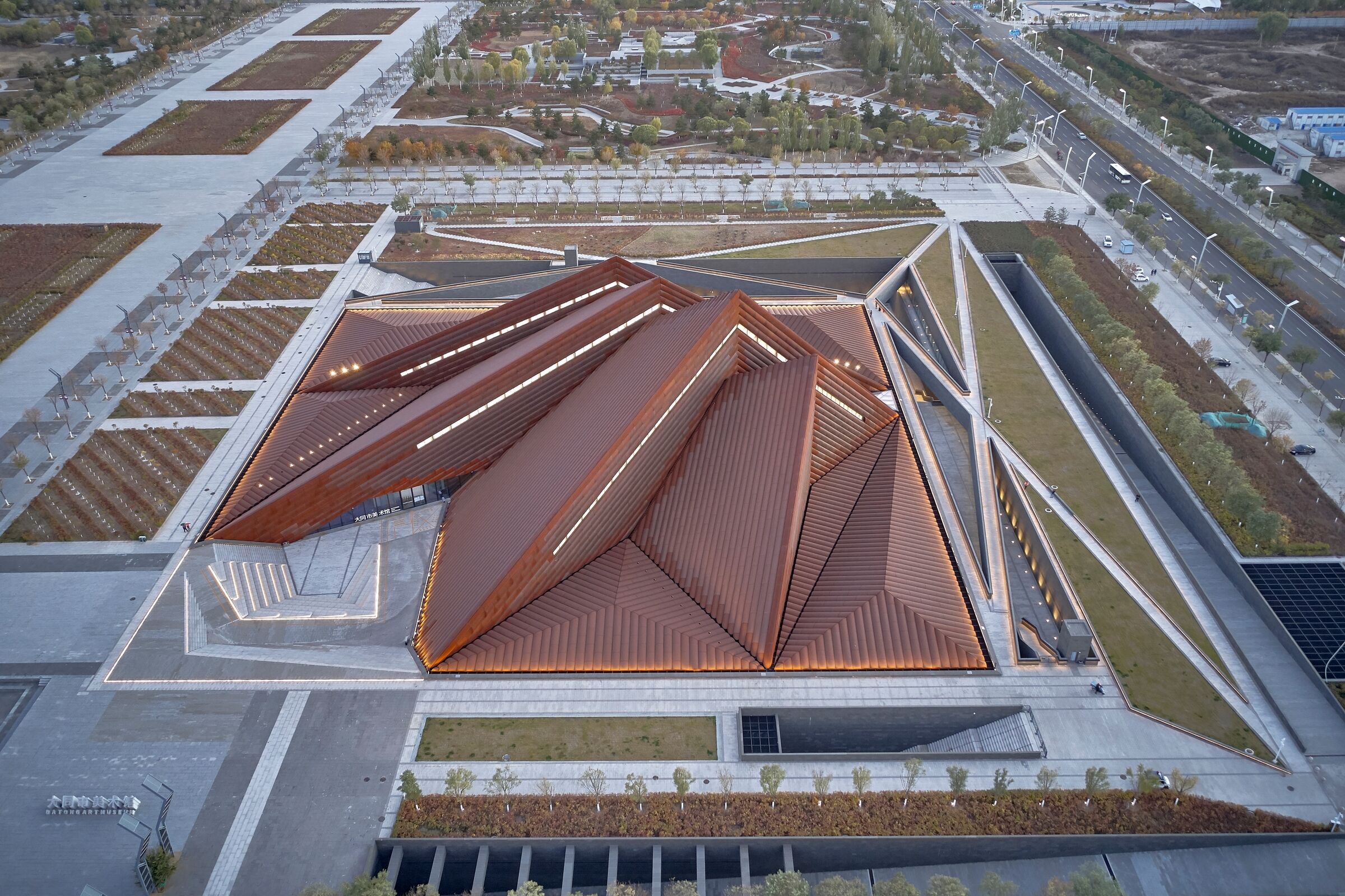 Dramatic pyramidal roof peaks define Foster + Partners’ Datong Art ...