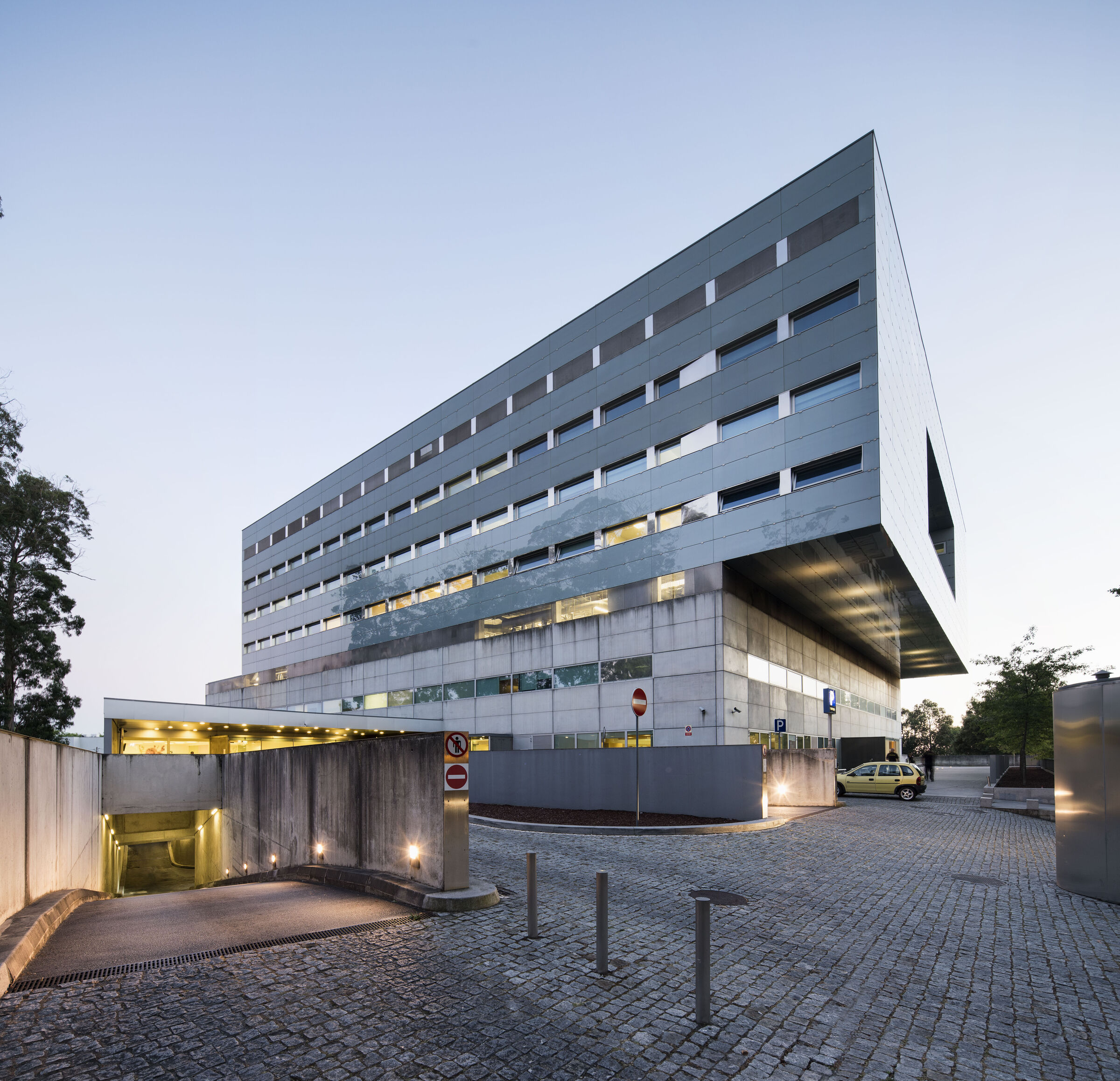 Gallery of Cuf Hospital | Ventura + Partners | Media - 1