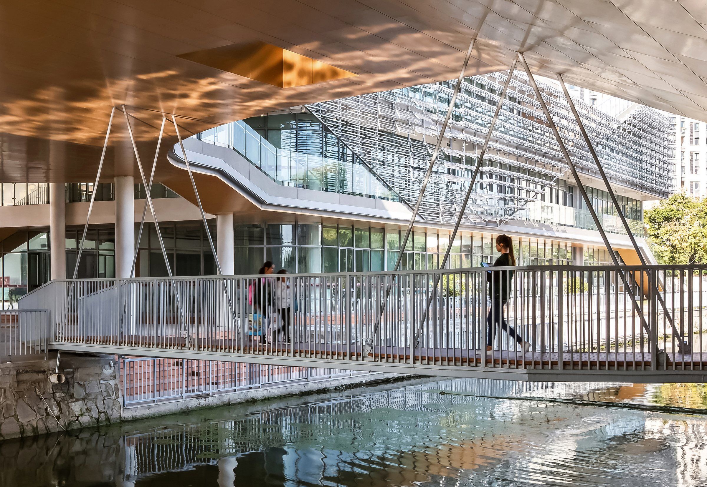 Gallery of Bridge Learning Center | Perform Design Studio | Media - 17