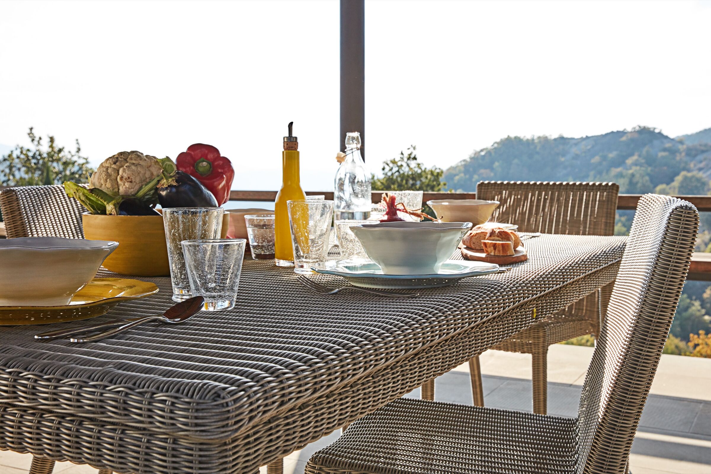 Agorà Rectangular Table per Unopiù | Archello