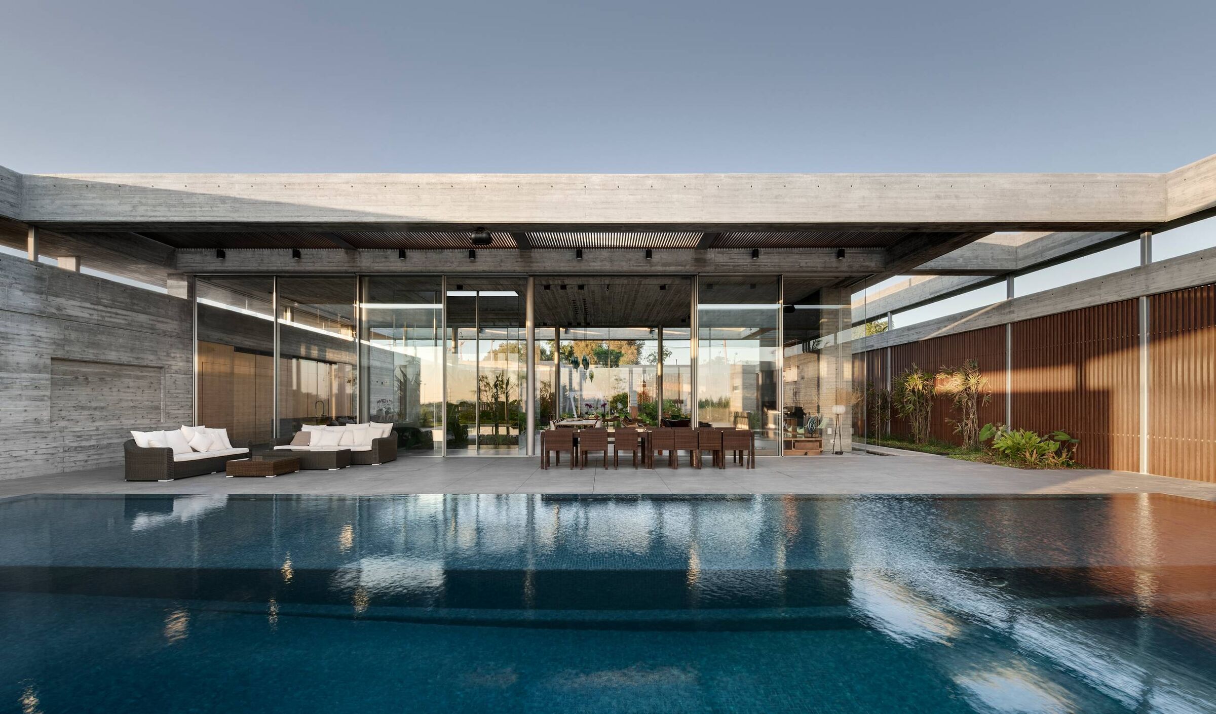 Cloistered, intricate home by Israelevitz Architects celebrates the ...