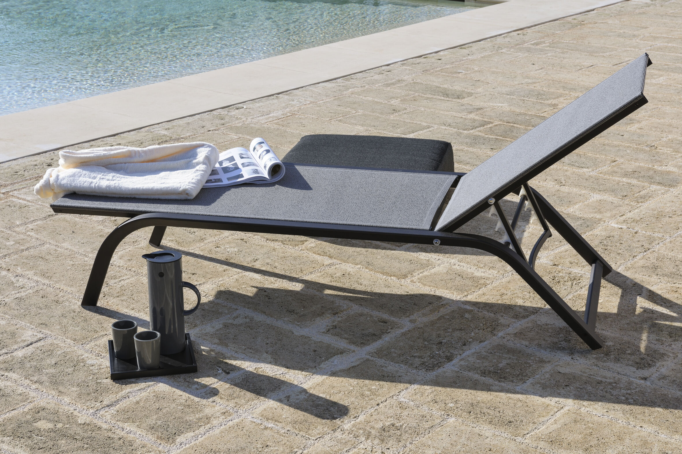 Luce Sunlounger por Unopiù | Archello