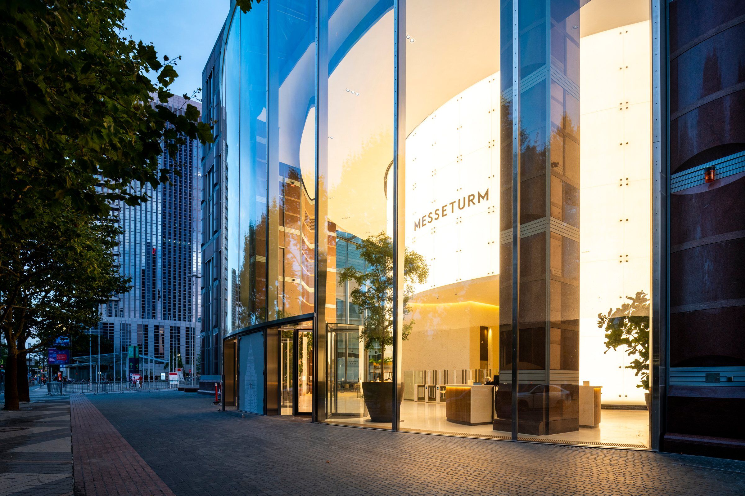 Gallery of Messeturm Frankfurt | Matteo Thun & Partners | Media - 1