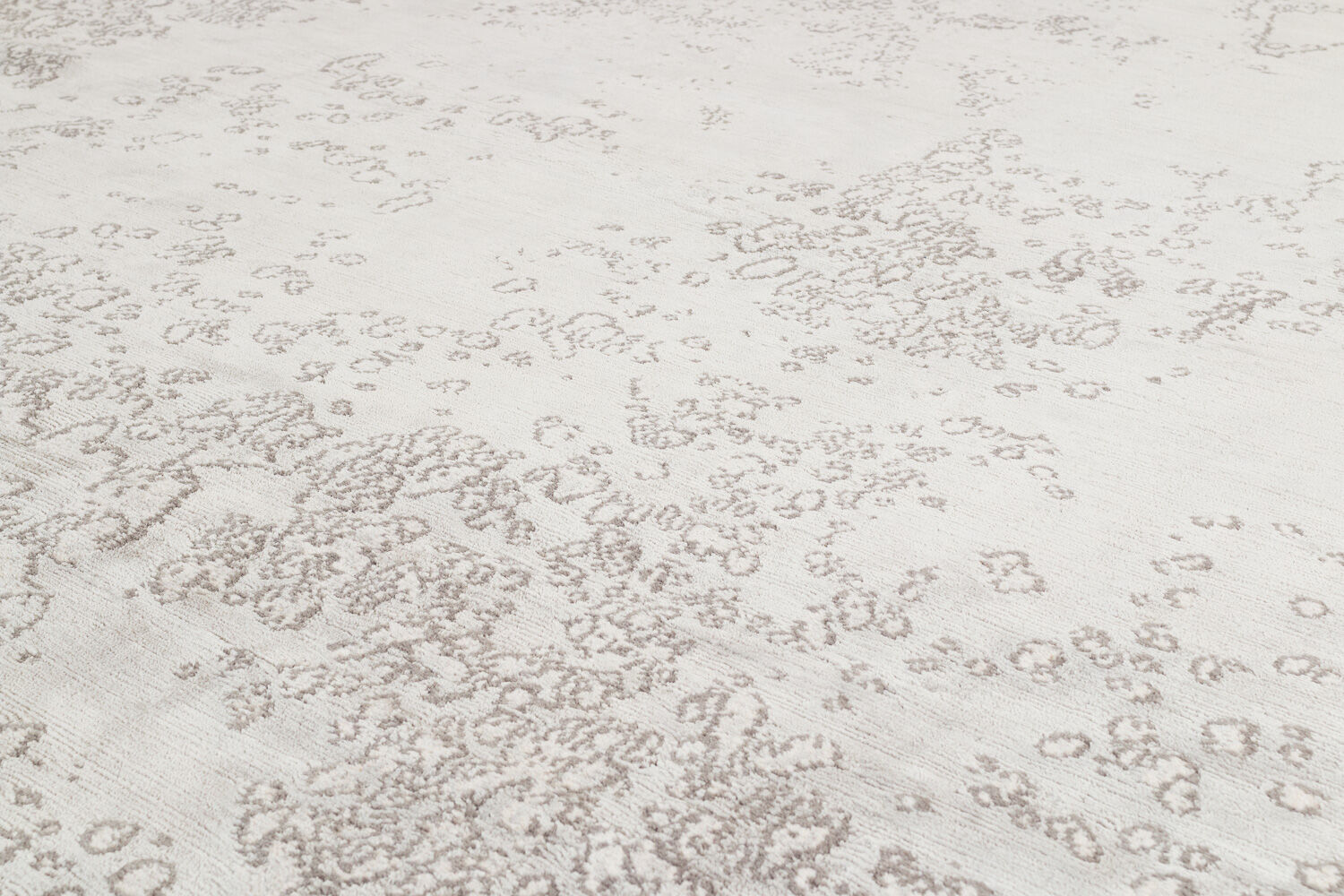 Aquarium Dove by JOSEPH CARINI CARPETS | Archello