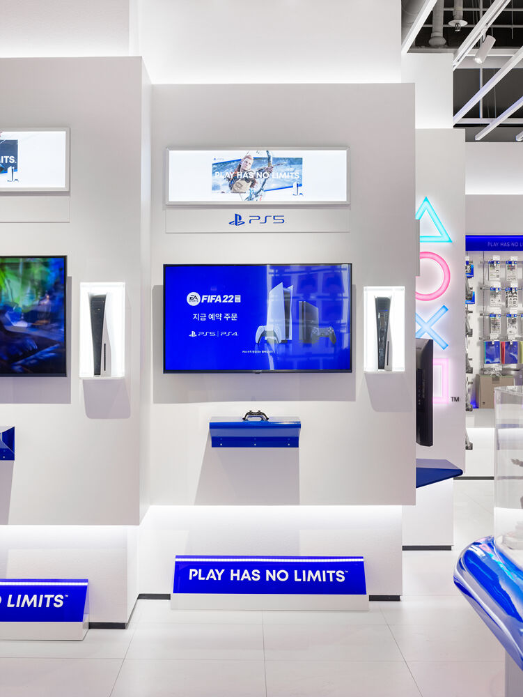 Gallery of PlayStation New Store | STUDIO IMA | Media - 5