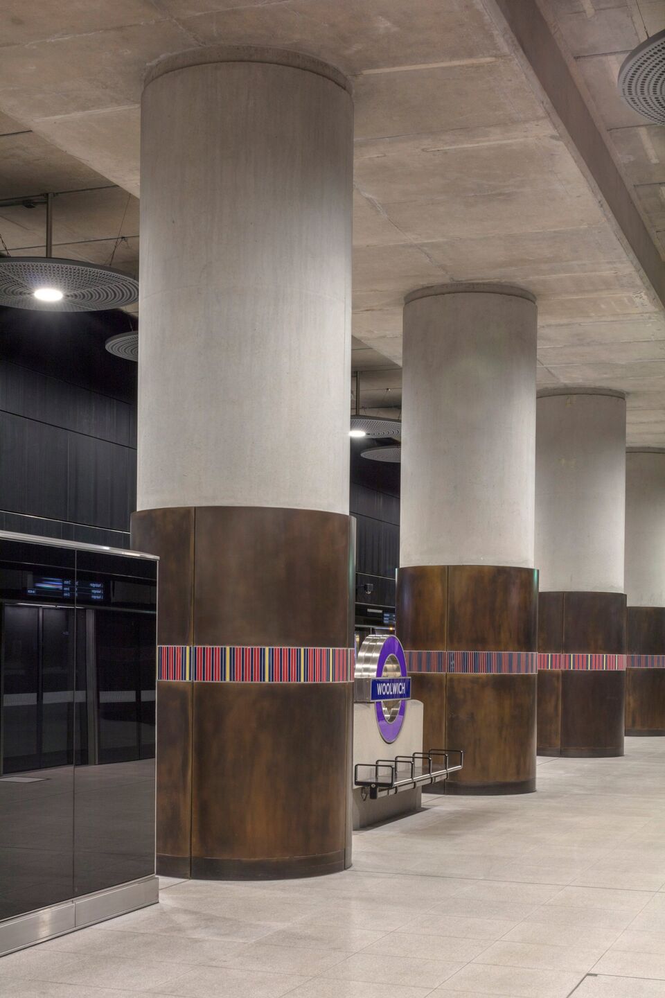 Gallery of Woolwich Elizabeth Line station | Weston Williamson | Media - 3