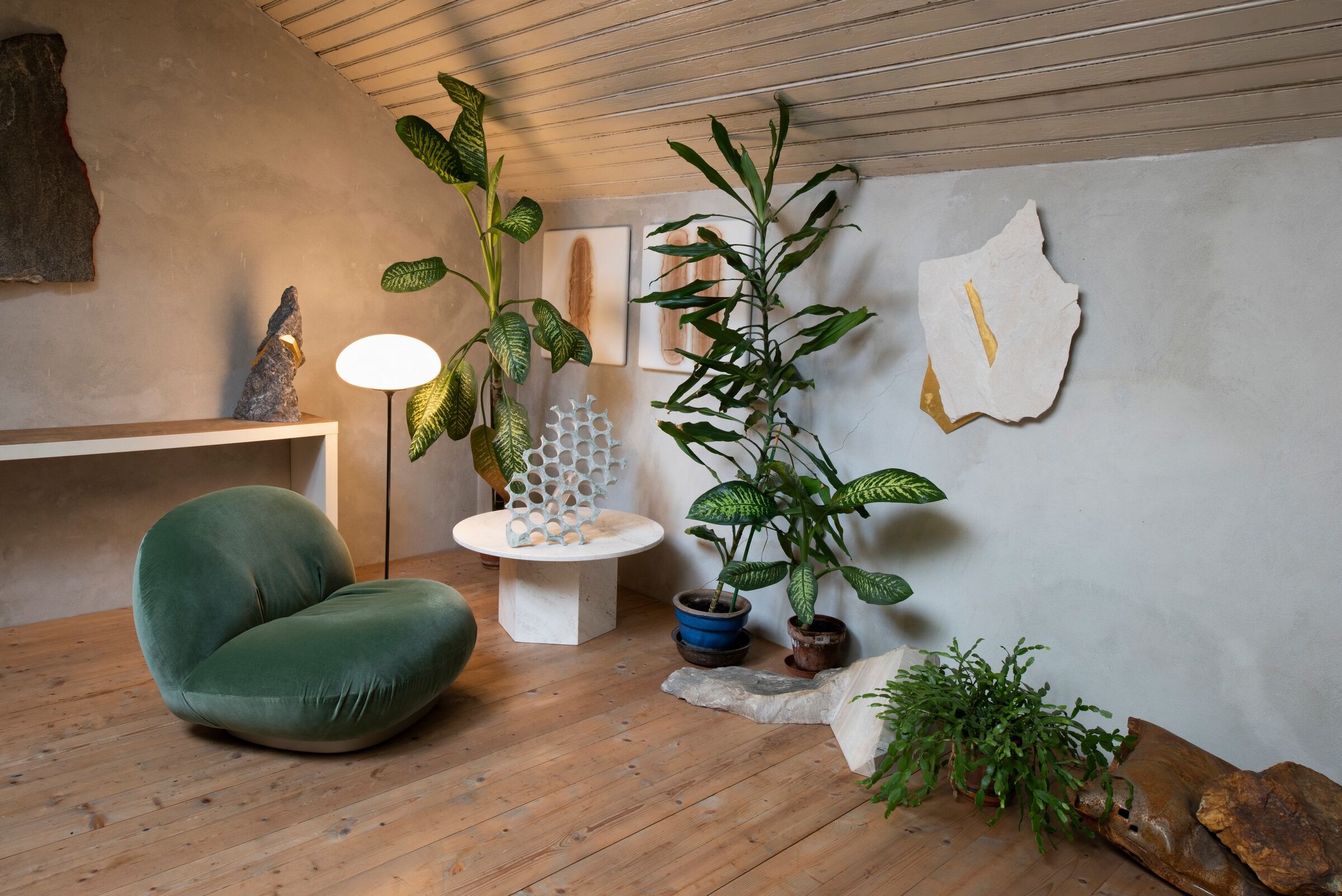 Epic round table by GUBI | Archello