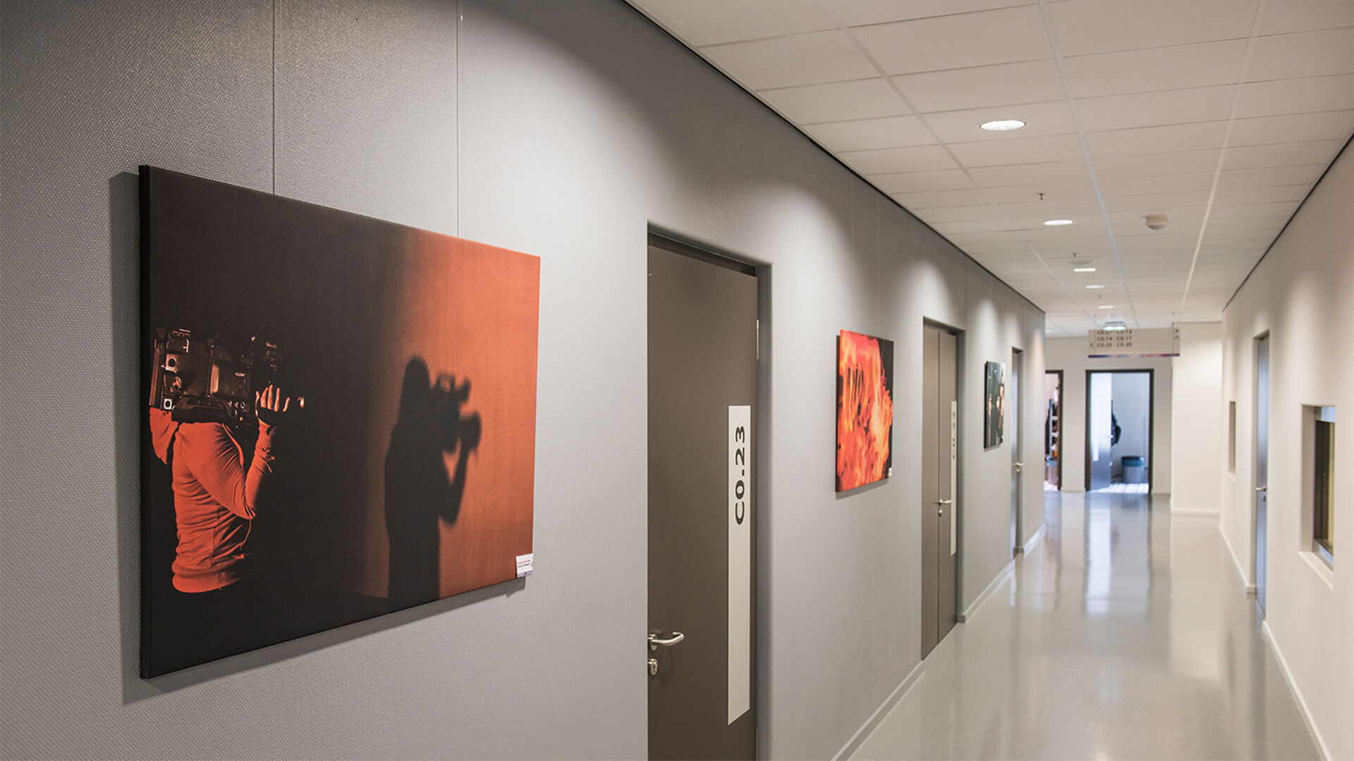 Top Rail - ceiling picture hanging system by Artiteq | Archello