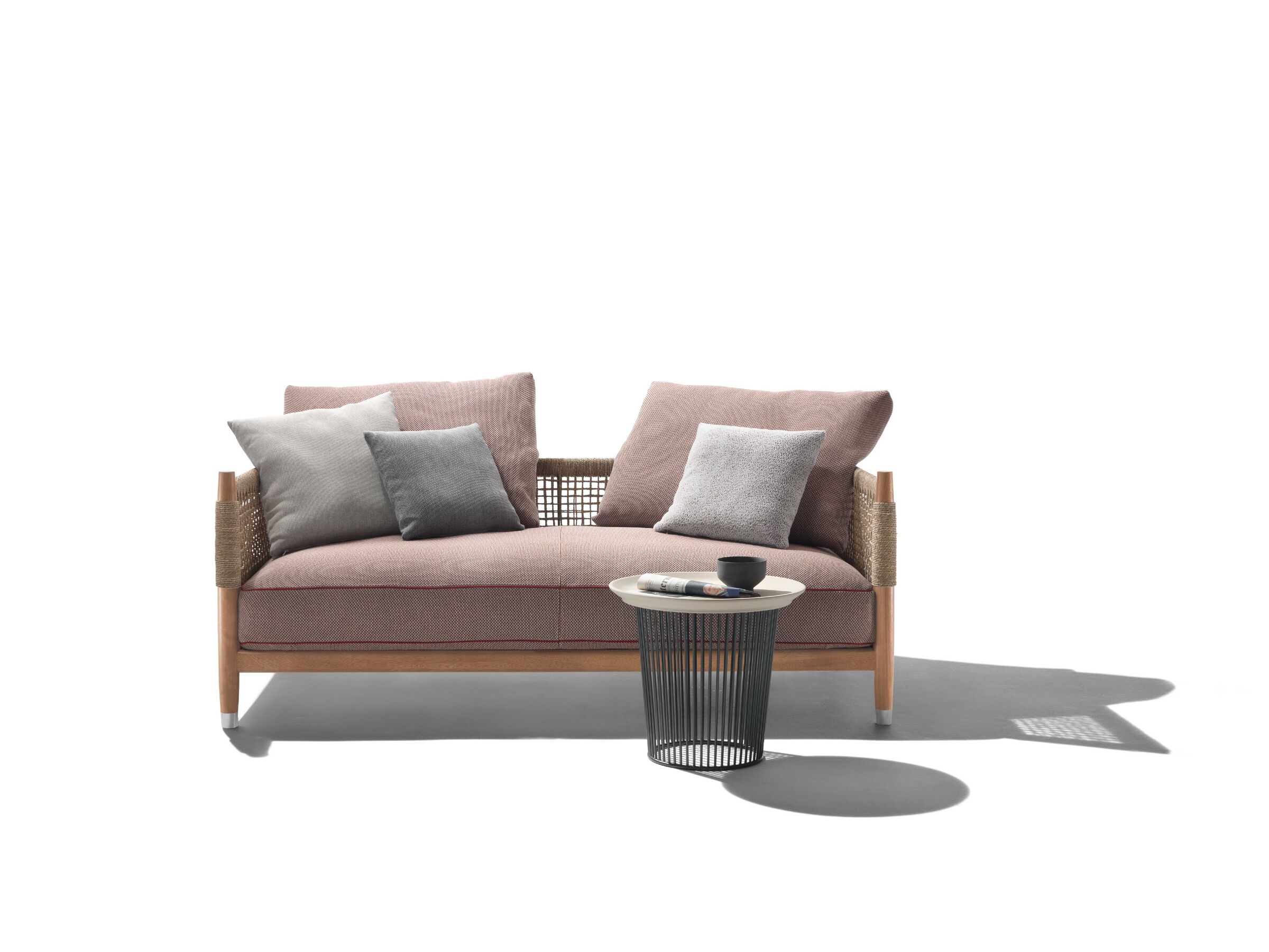 Parker Outdoor Sofa nach Flexform | Archello