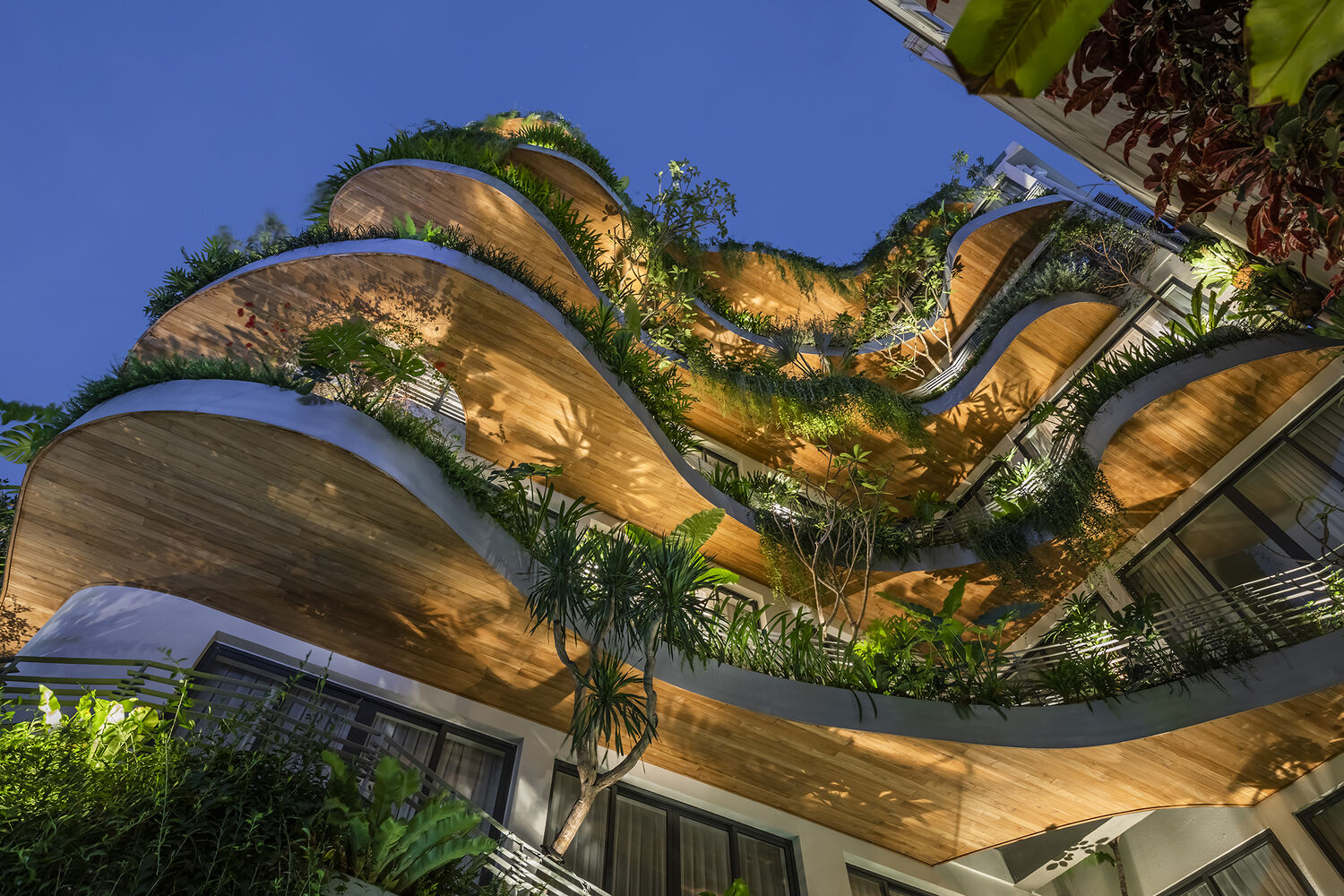 Gallery of City Oasis Apartment | kobi lighting studio | Media - 13