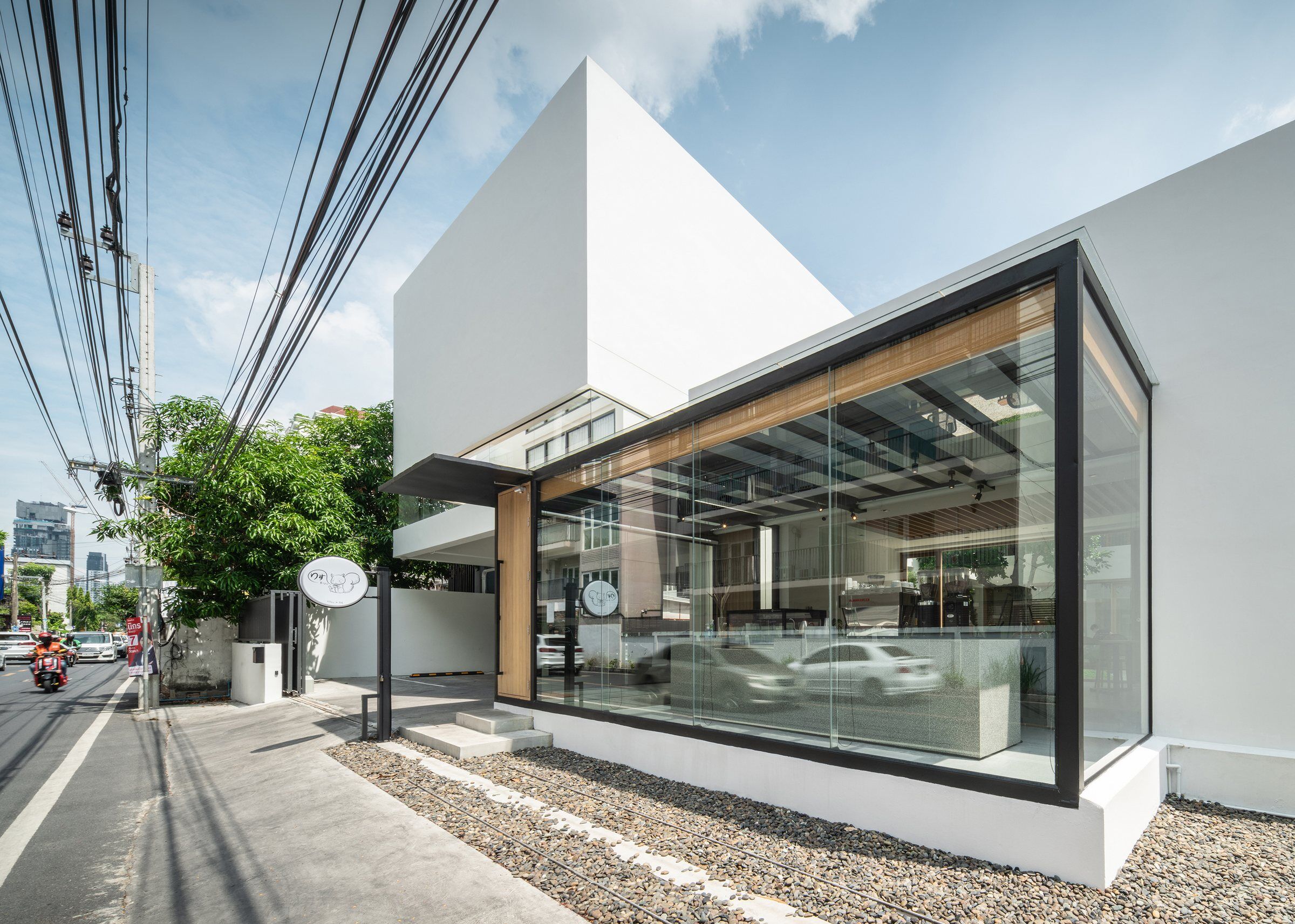 Risu Café | ForX Design Studio | Archello