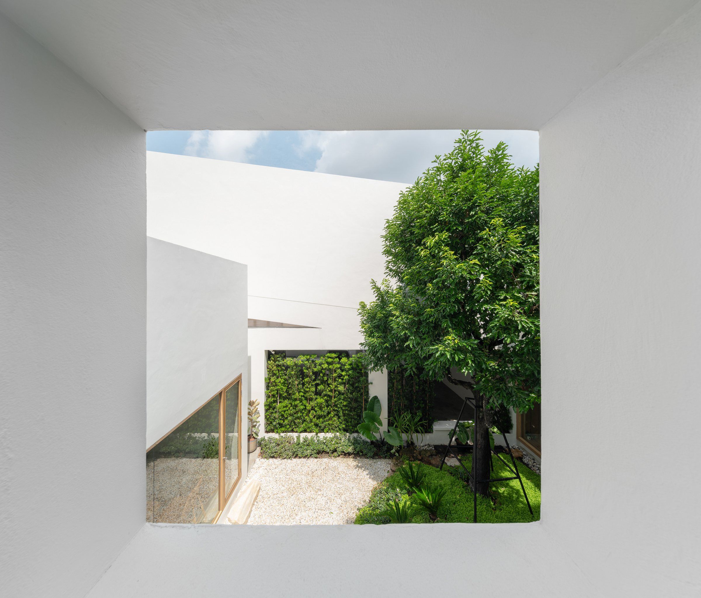 Gallery of Risu Café | ForX Design Studio | Media - 18