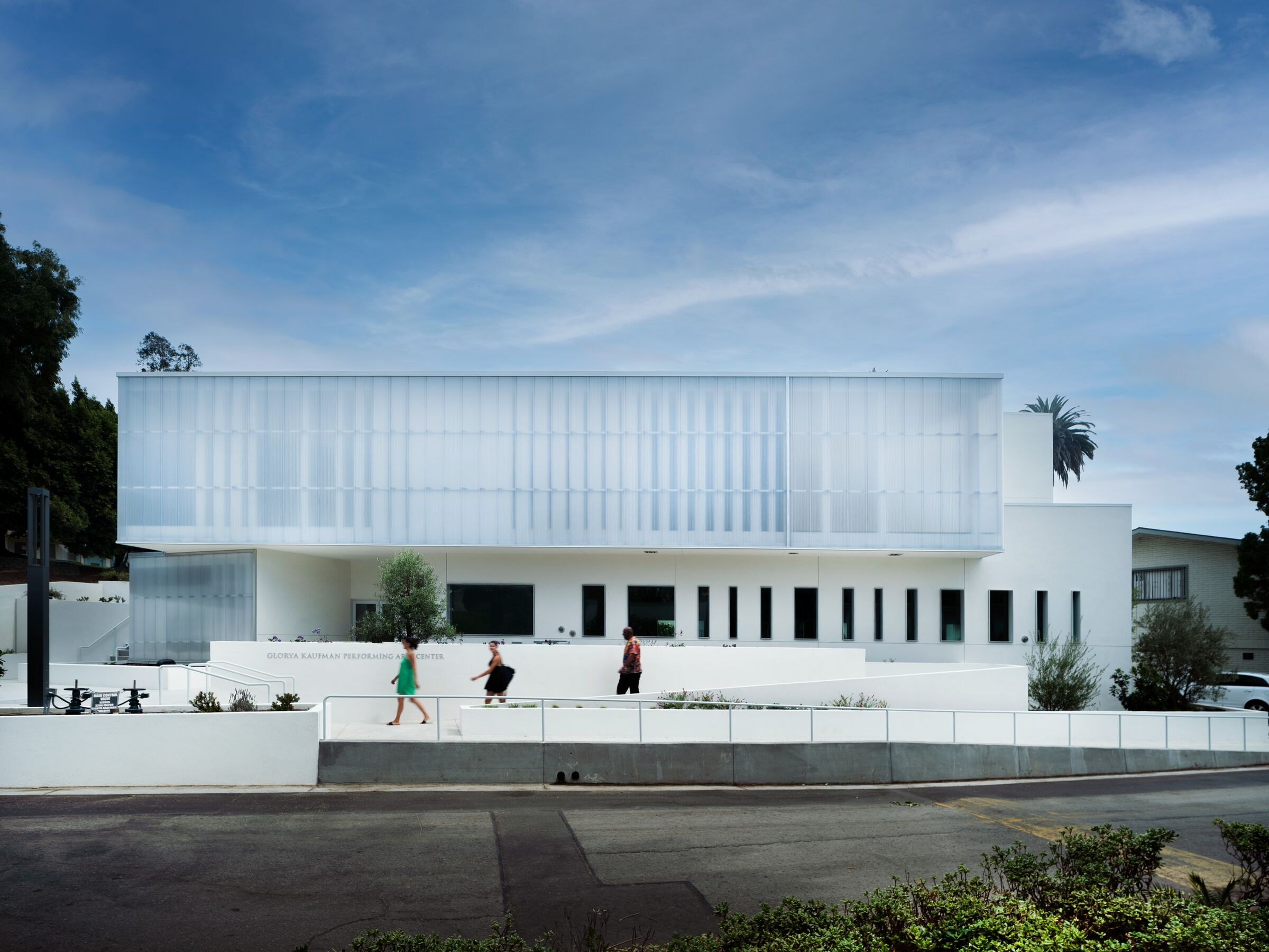 LIGHTWALL 3440 aluminum window panels with translucent polycarbonate by ...