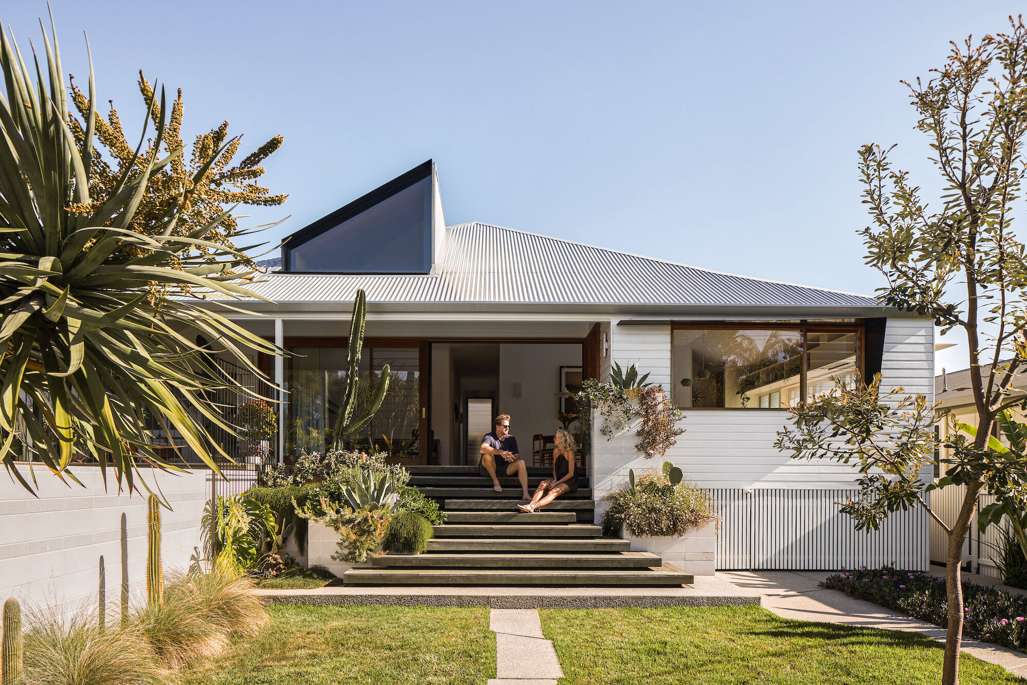 Phoenix House by Harley Graham Architects becomes a metaphor for a ...