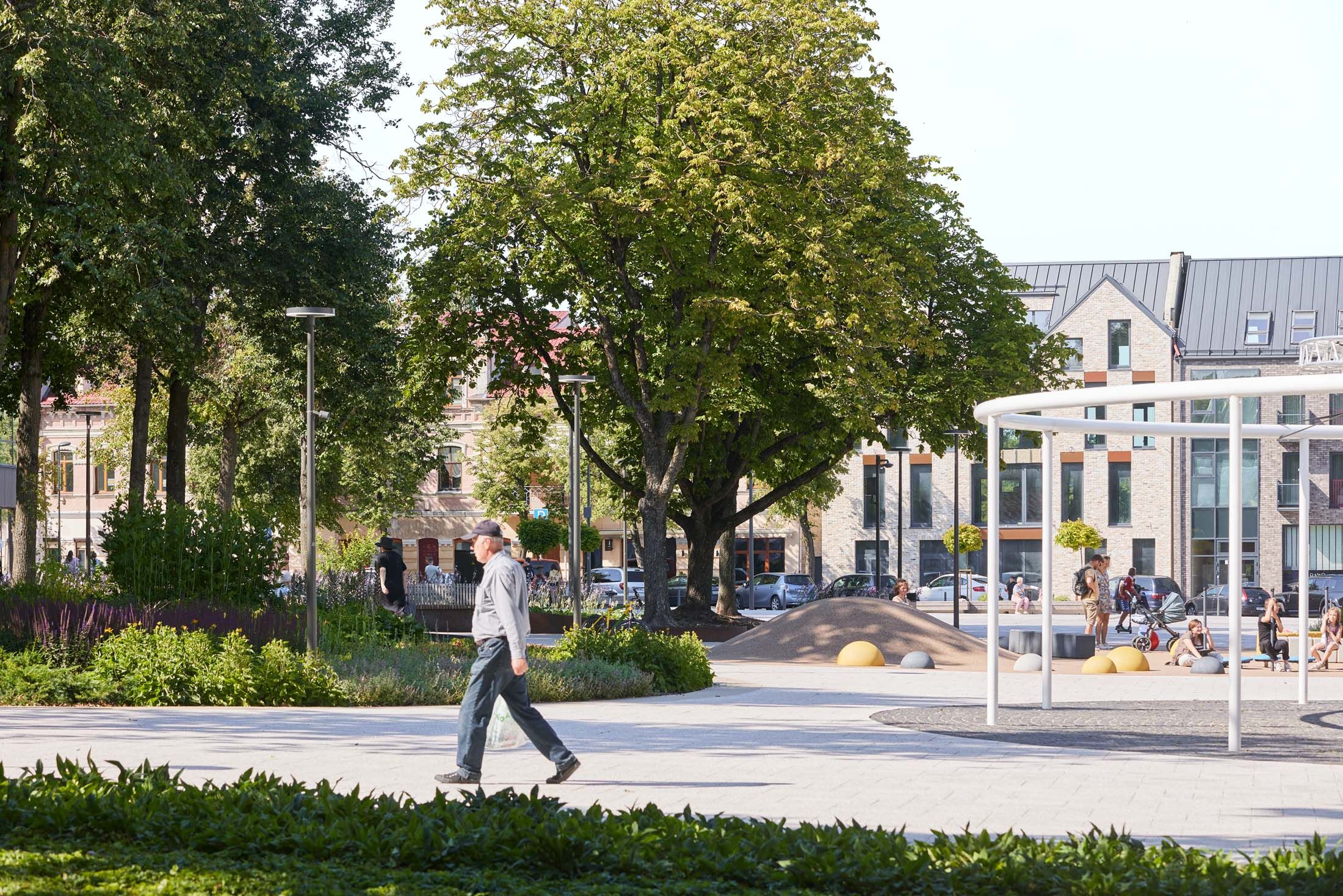 Gallery of Freedom square in | 501 architects | Media - 34