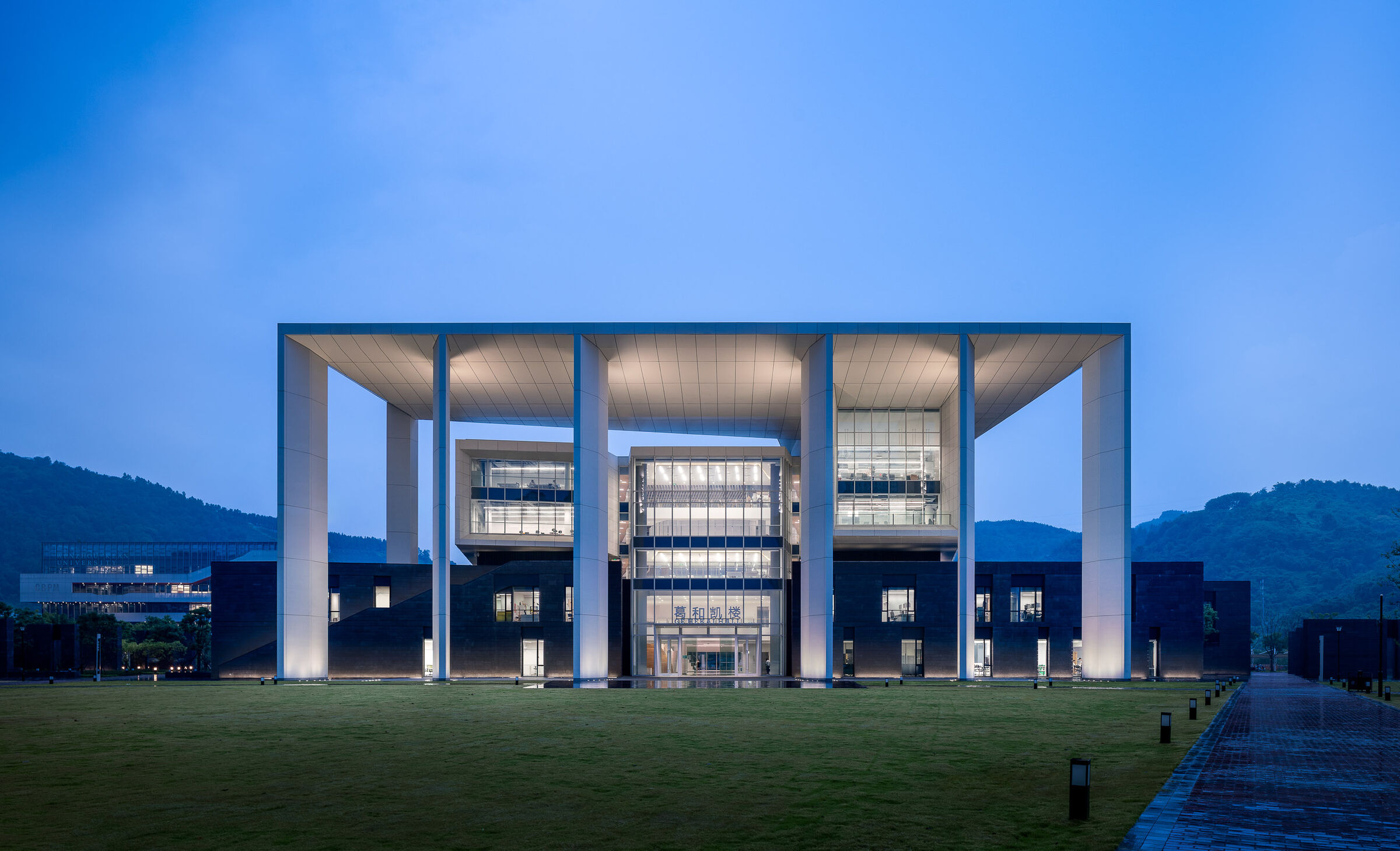 Gallery of Ge Hekai Hall at Wenzhou-Kean University | Seth Powers Photography | Media - 5