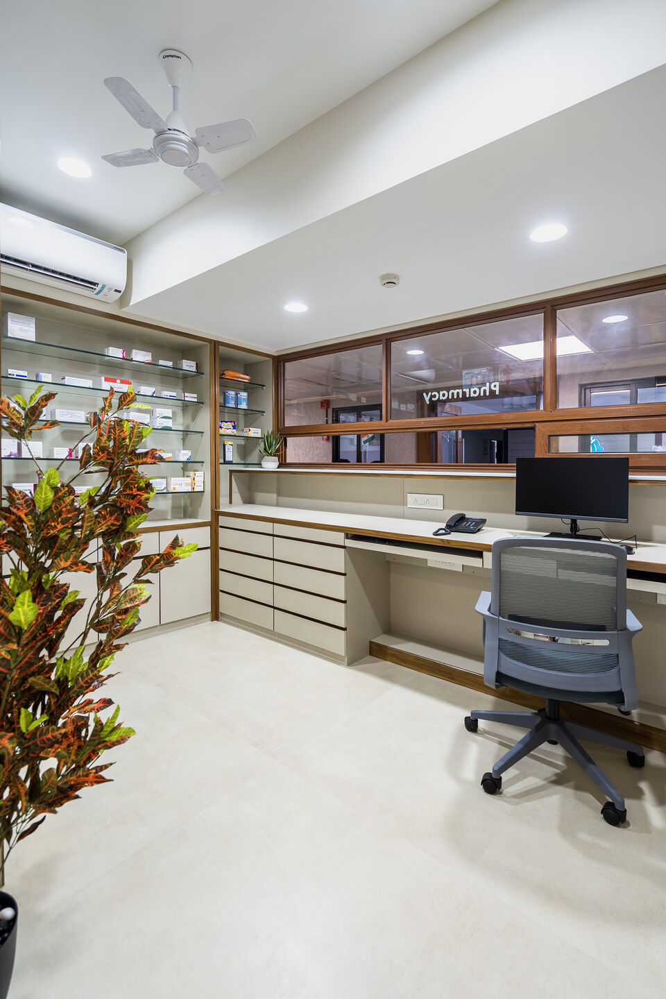 Gallery of Modern Hospital Interior Design In Ahmedabad | Prashant ...