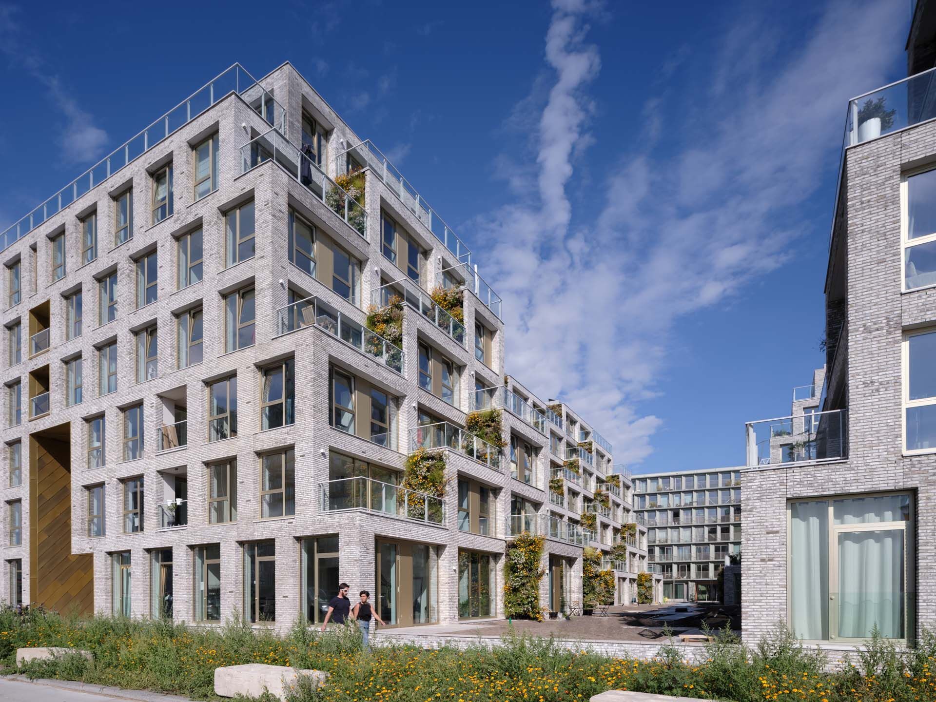 KCAP punctuates the heart of Amsterdam with a stepped residential ...