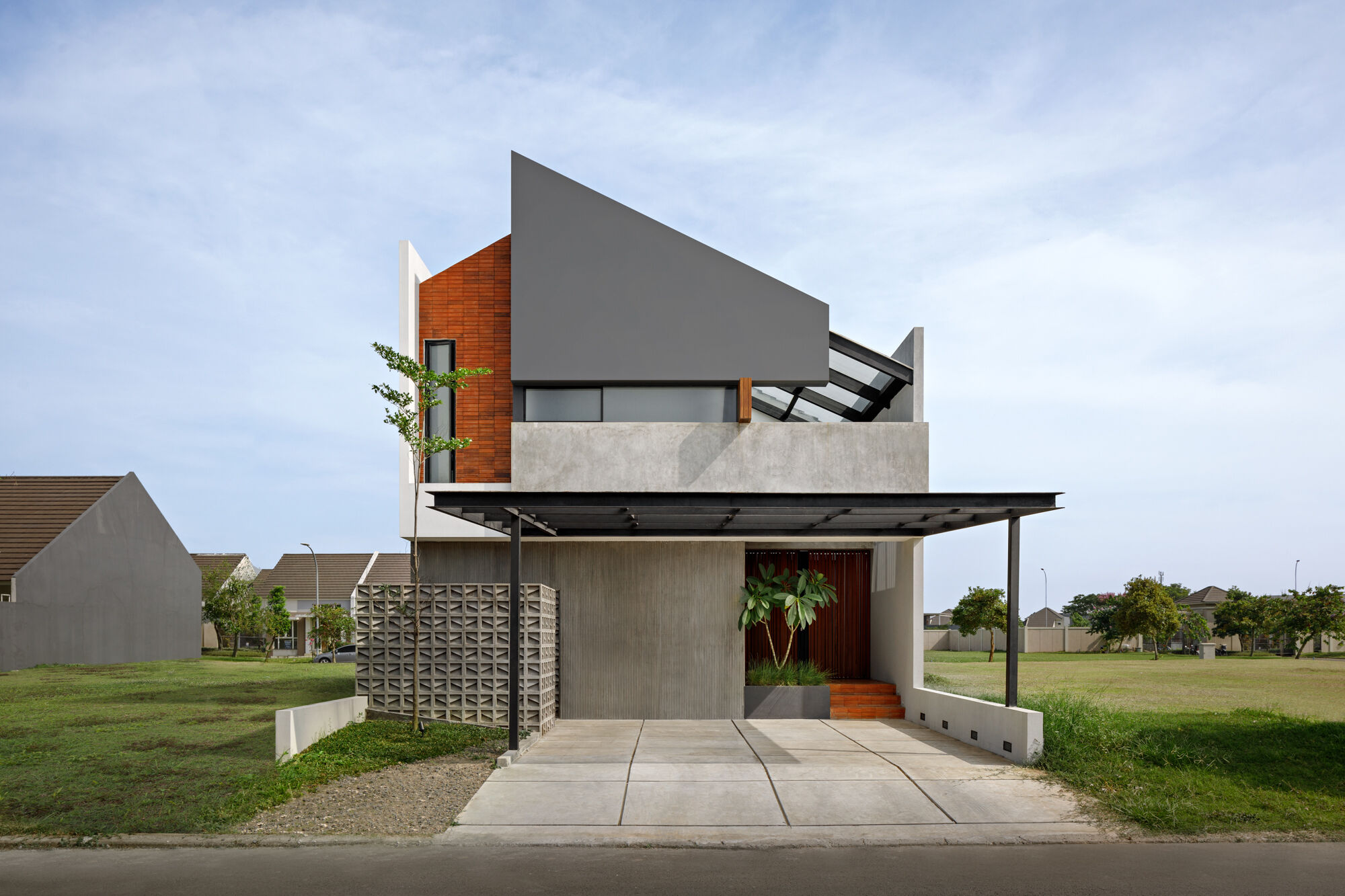 ASH House | Localic Studio | Archello