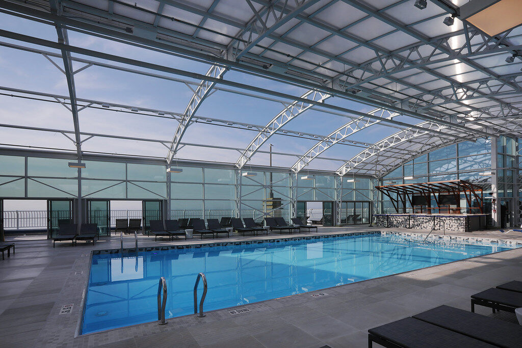 Retractable Roof Enclosure C.E.BTM by OpenAire | Archello