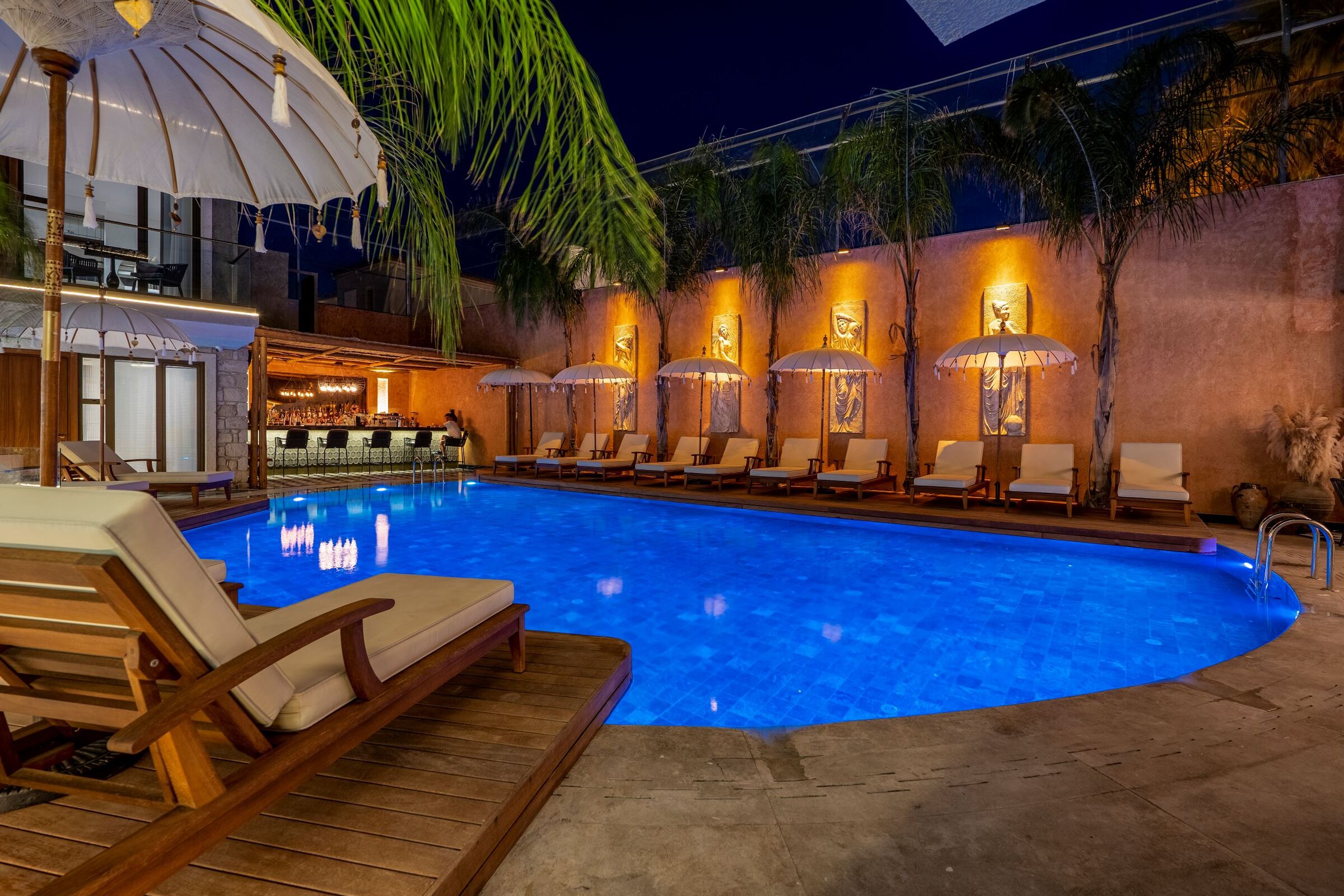 GENESIS HOTEL | SERAPOOL | Archello