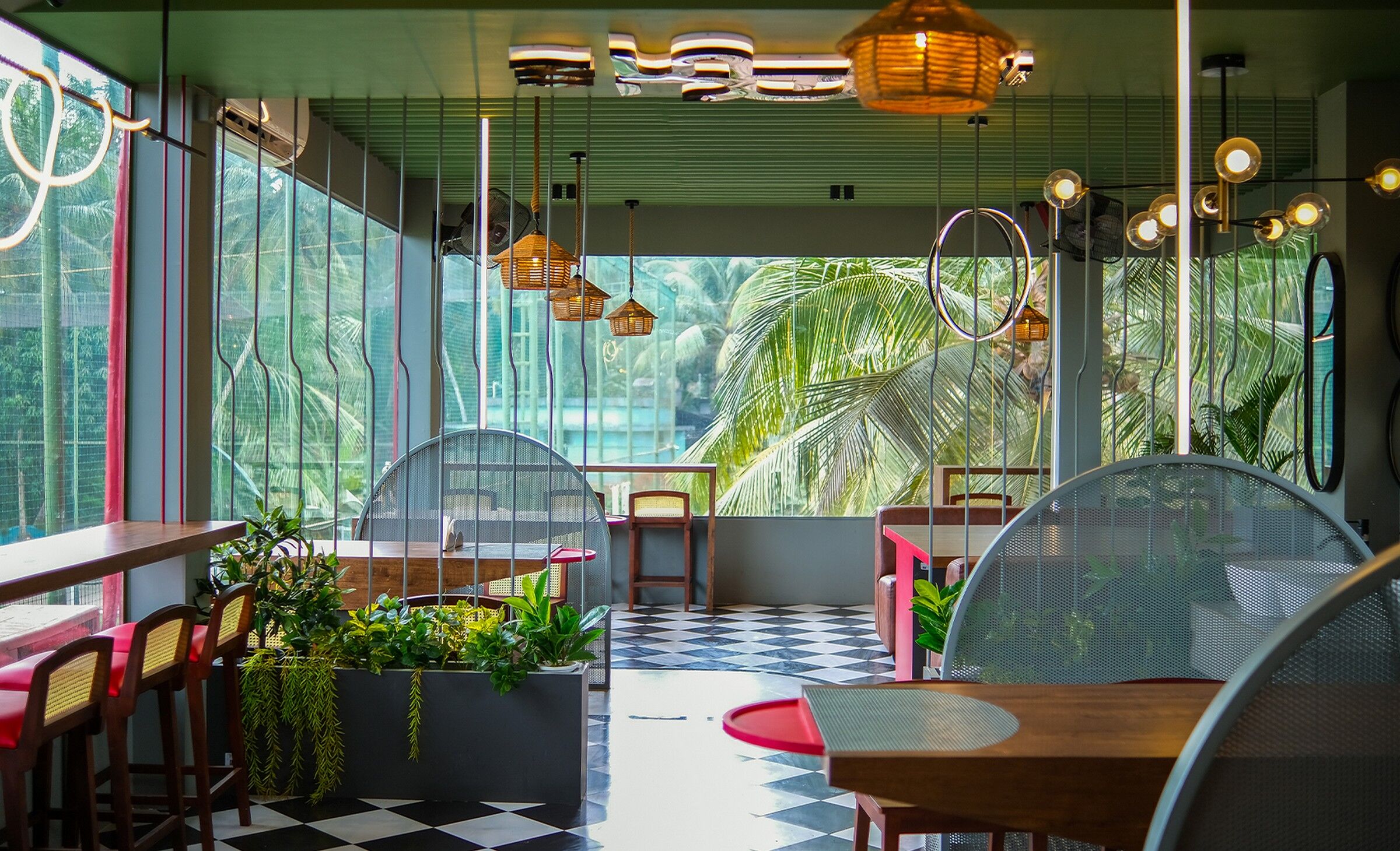 Gallery of Jus Gril Resto-Cafe | Is Design Spot | Media - 24