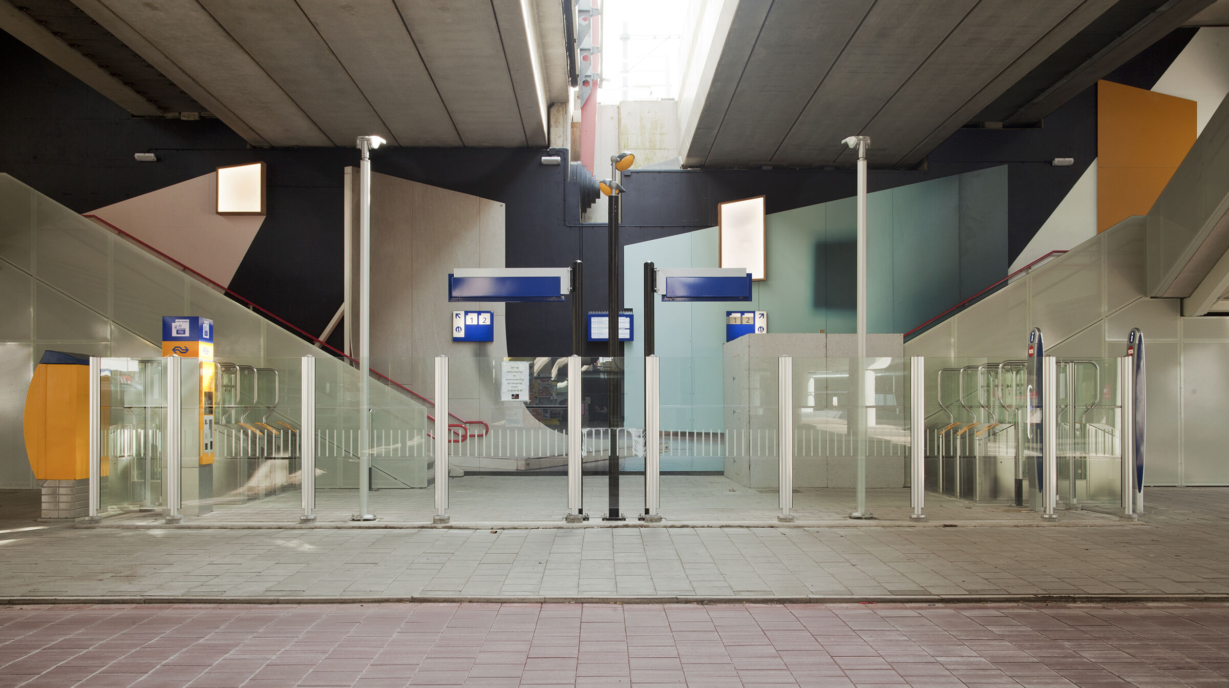 HPL with print by M2uur bv | Archello