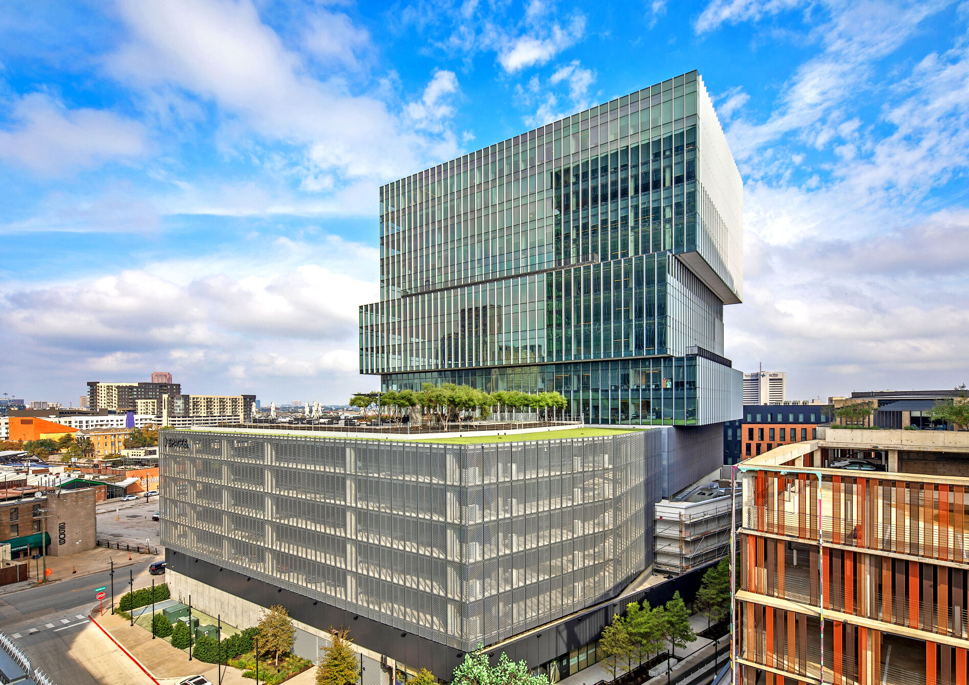 Gallery of Epic I | Vitro Architectural Glass | Media - 3